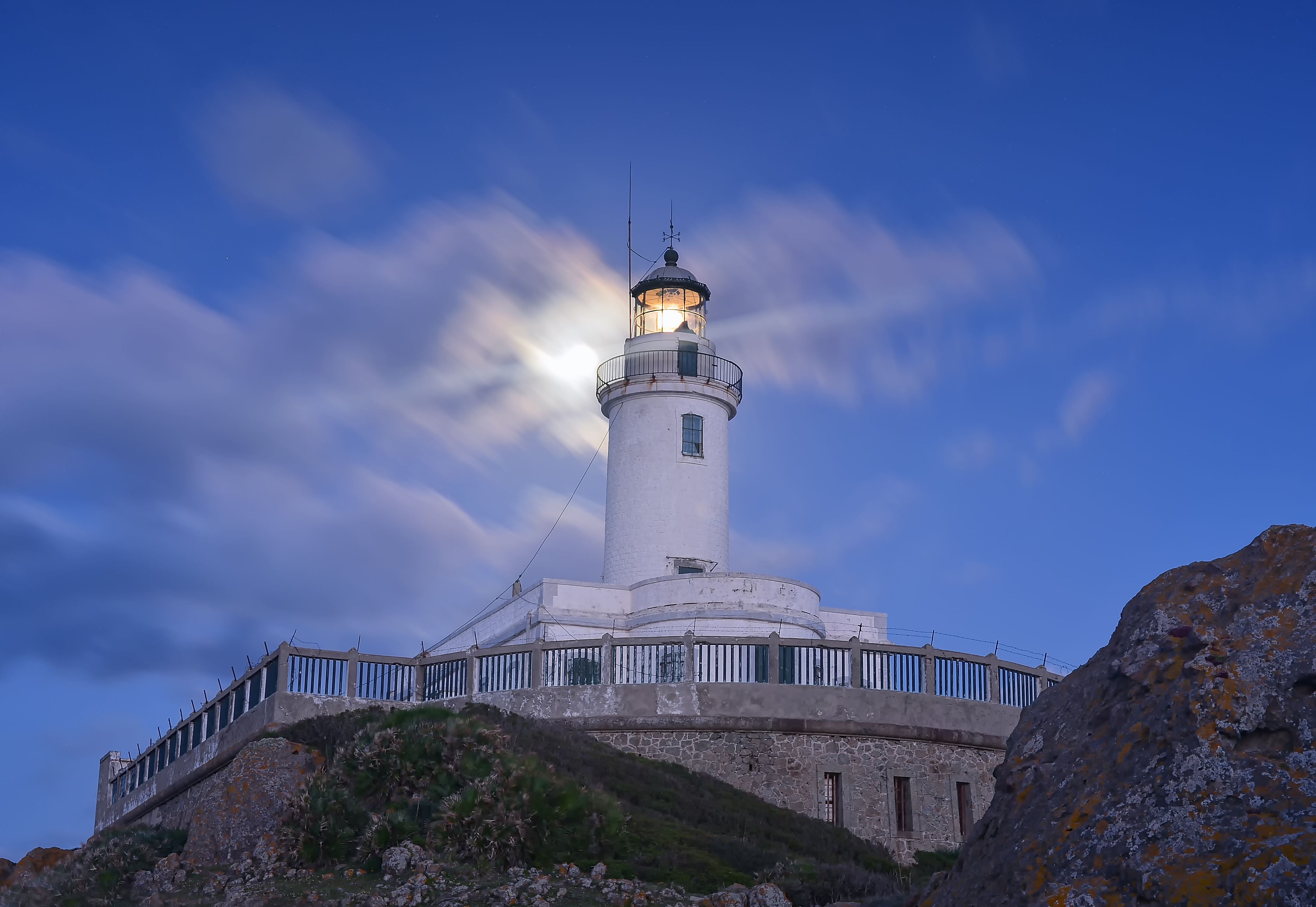 Upside Down Lighthouse Photos, Download The BEST Free Upside Down ...