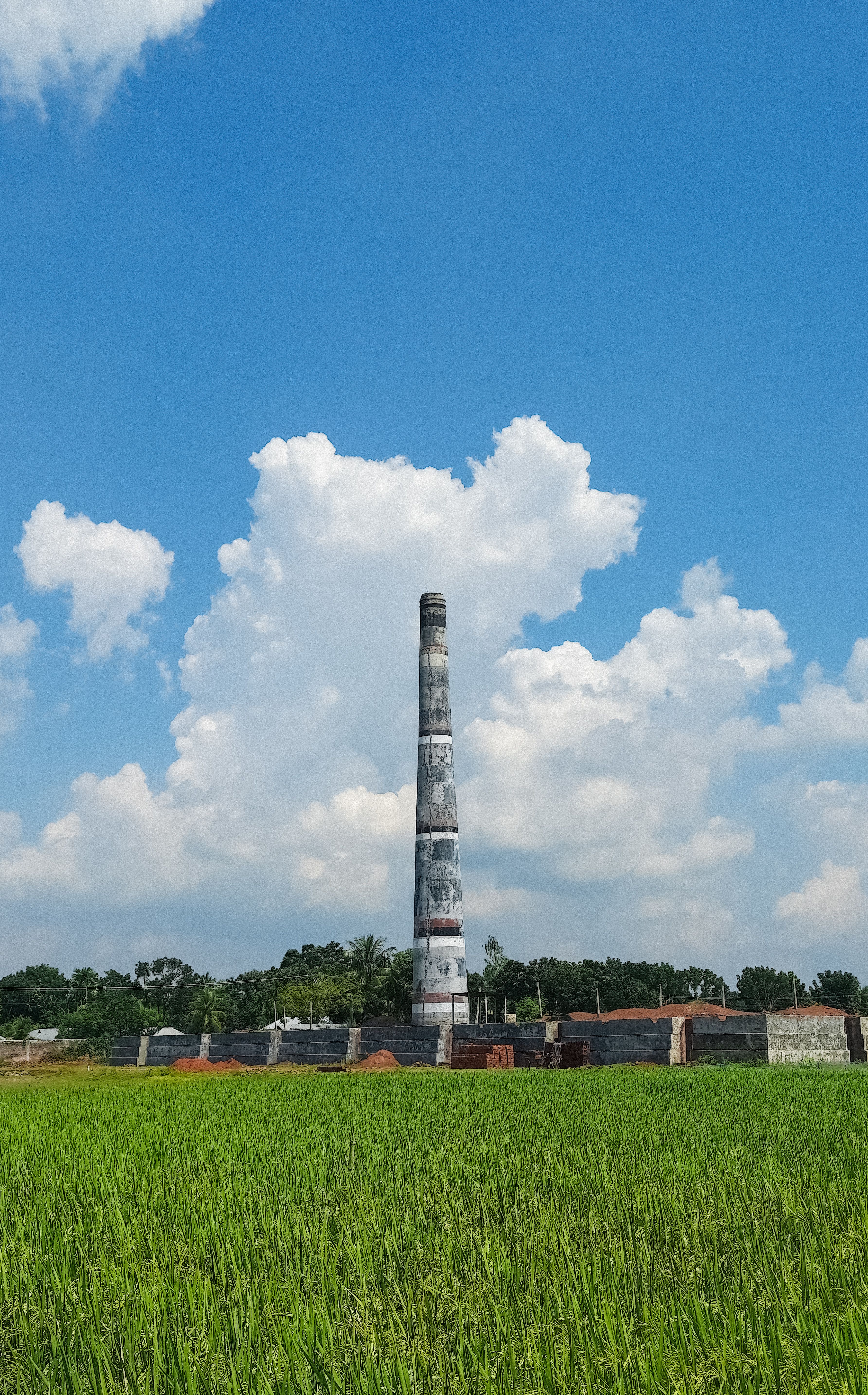 High Chimney by the Field · Free Stock Photo