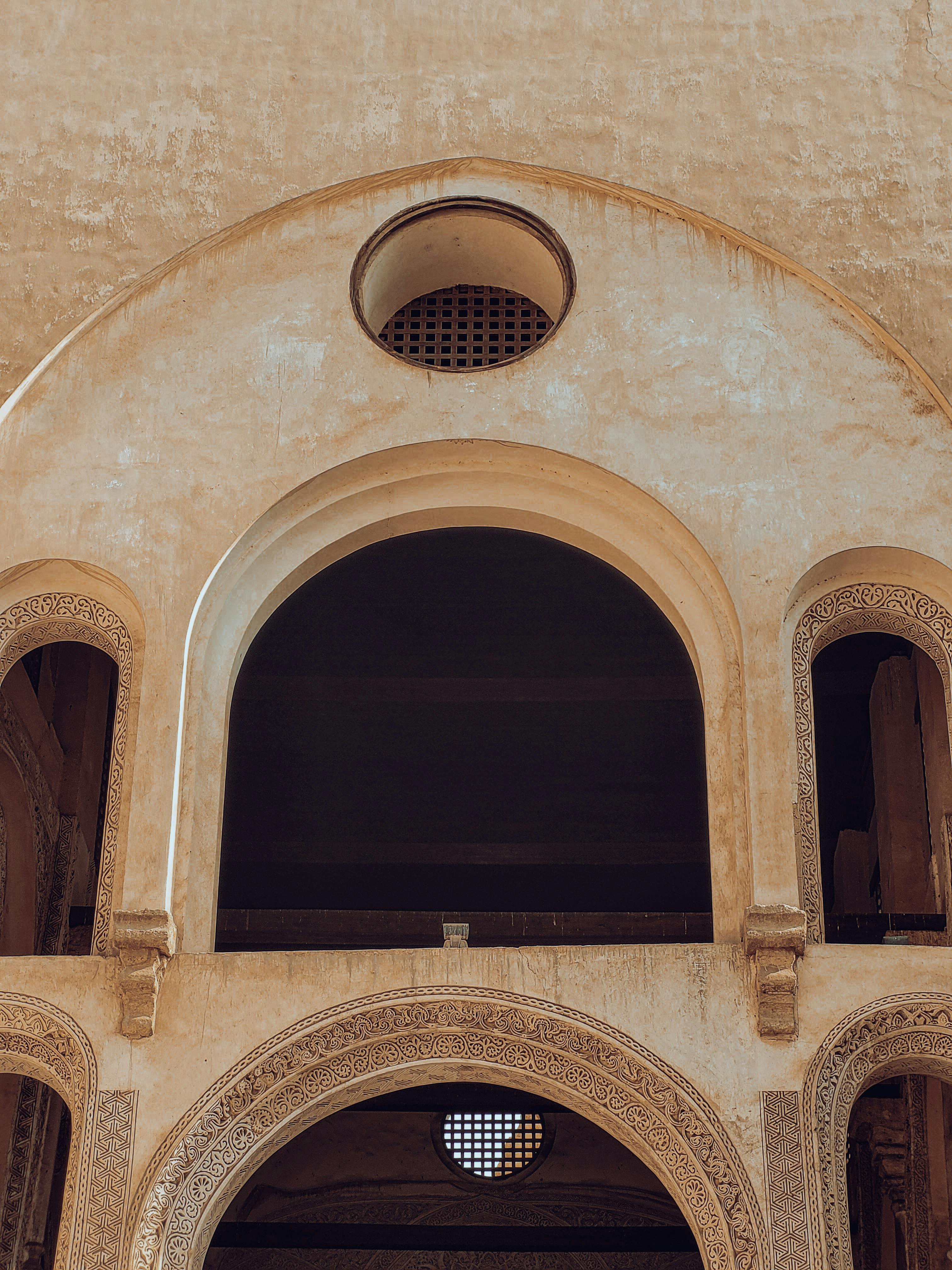 Arches in Building · Free Stock Photo