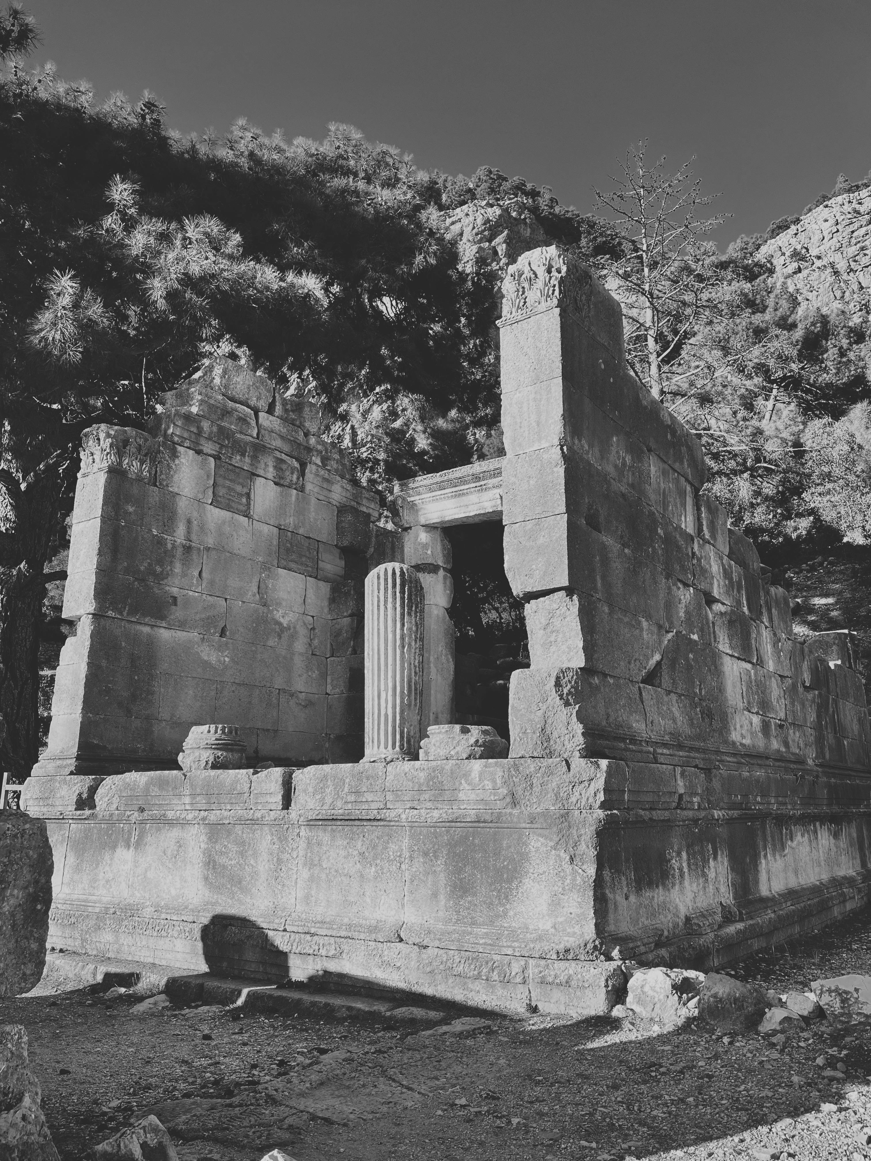 Arcade in Smyrna Archaeological Site · Free Stock Photo