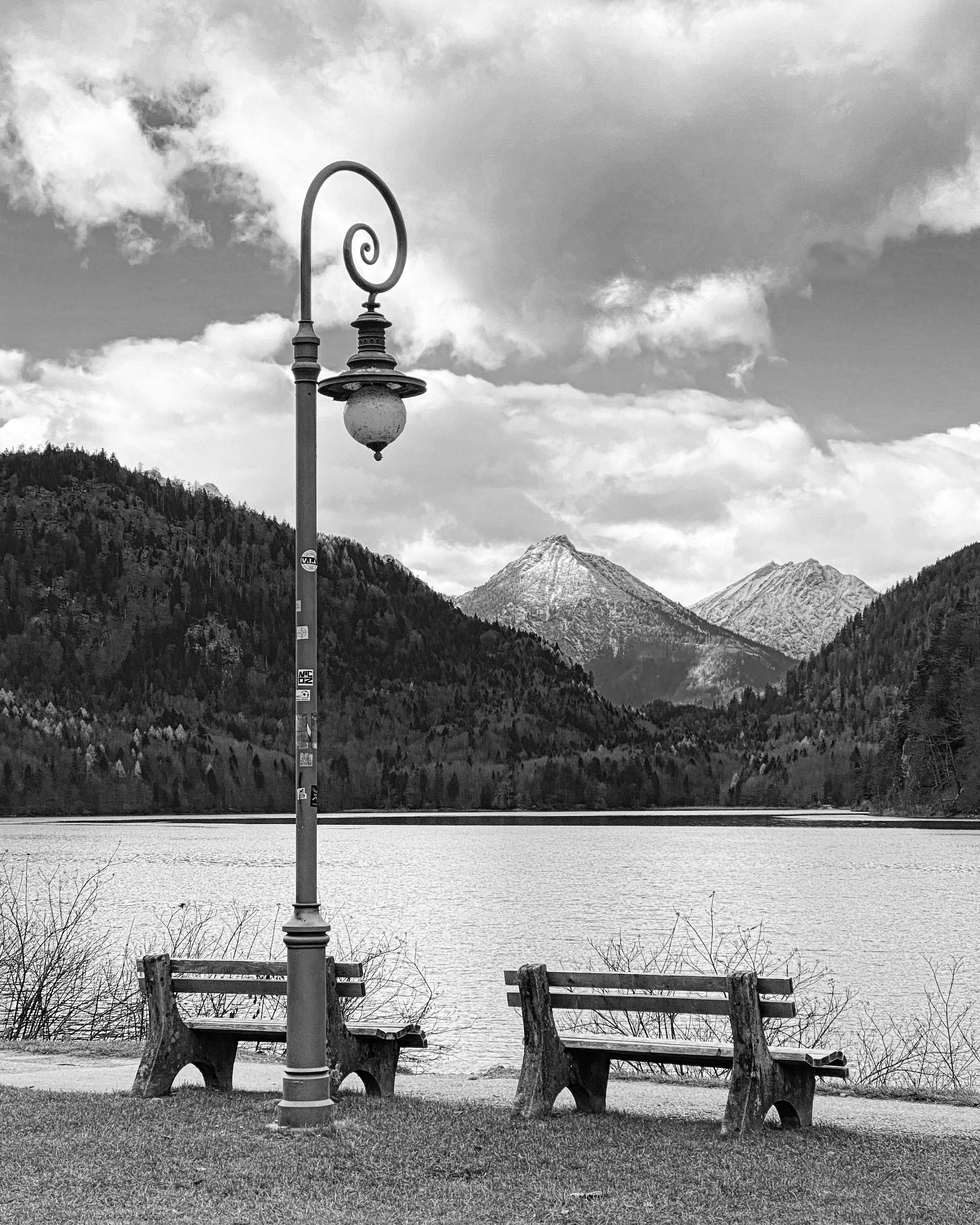 Empty promenade with benches and lanterns · Free Stock Photo