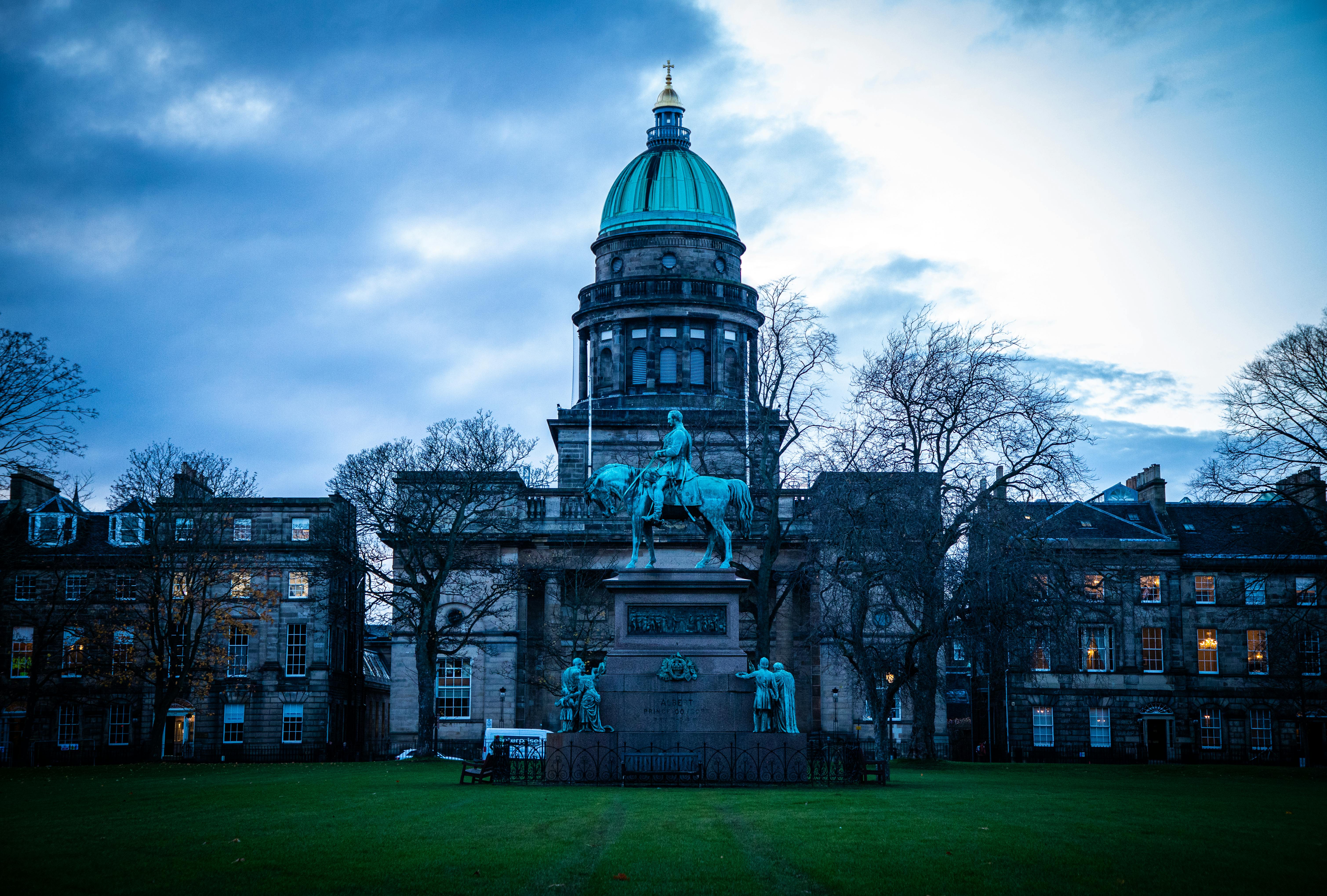 West Register House in Edinburgh · Free Stock Photo