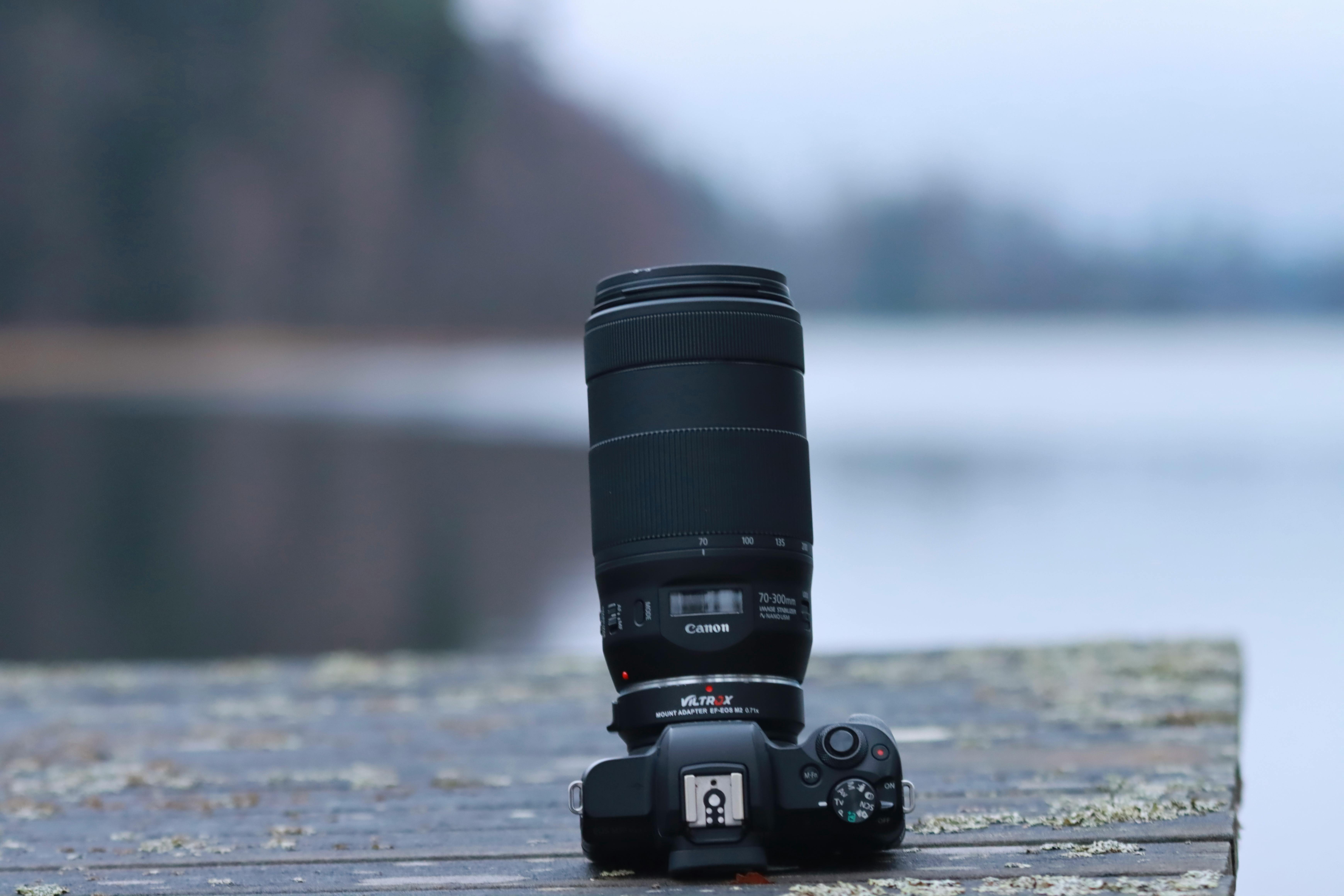 Focus on Exposed Long Lens Camera · Free Stock Photo