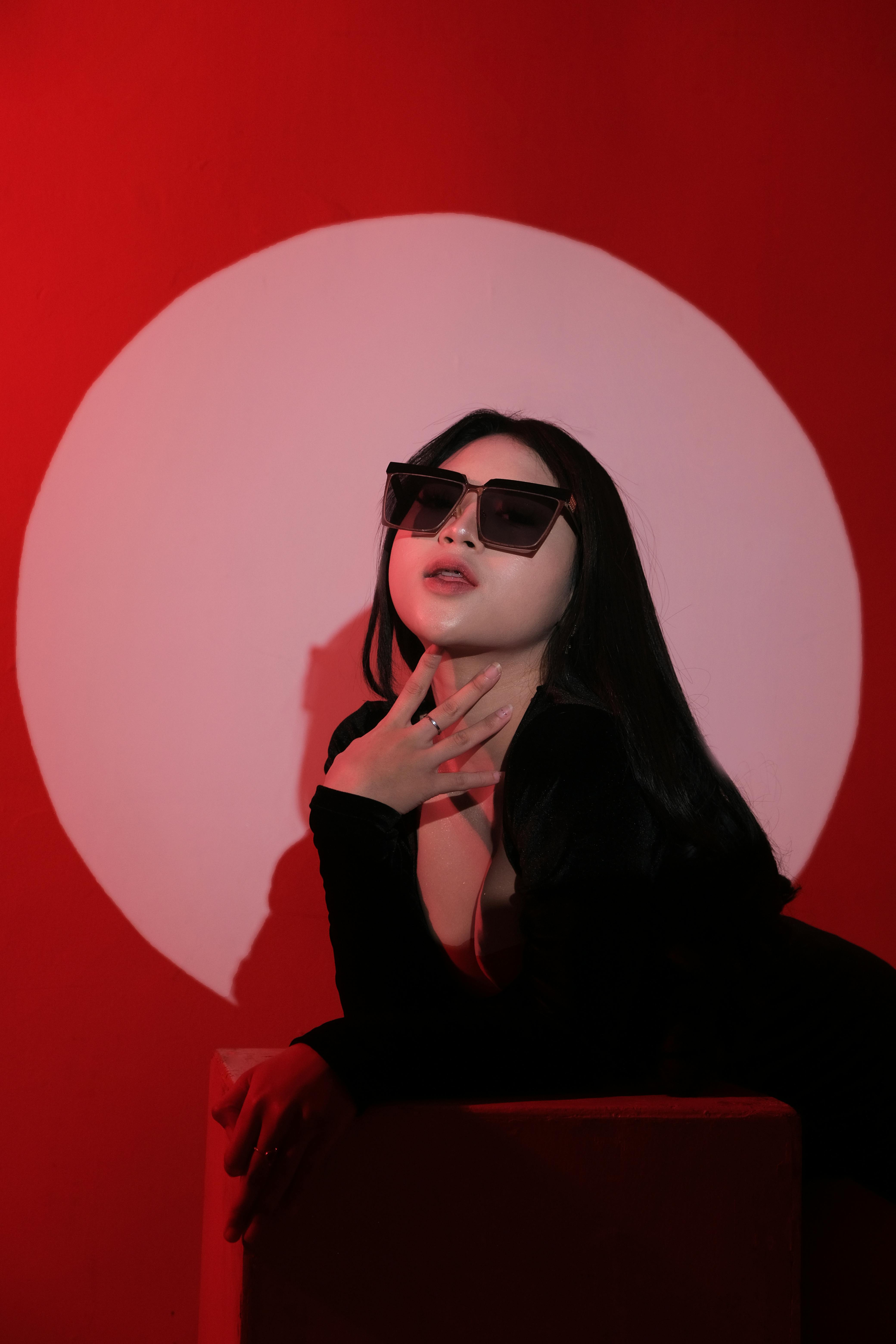 Smiling Models Posing in Sunglasses · Free Stock Photo