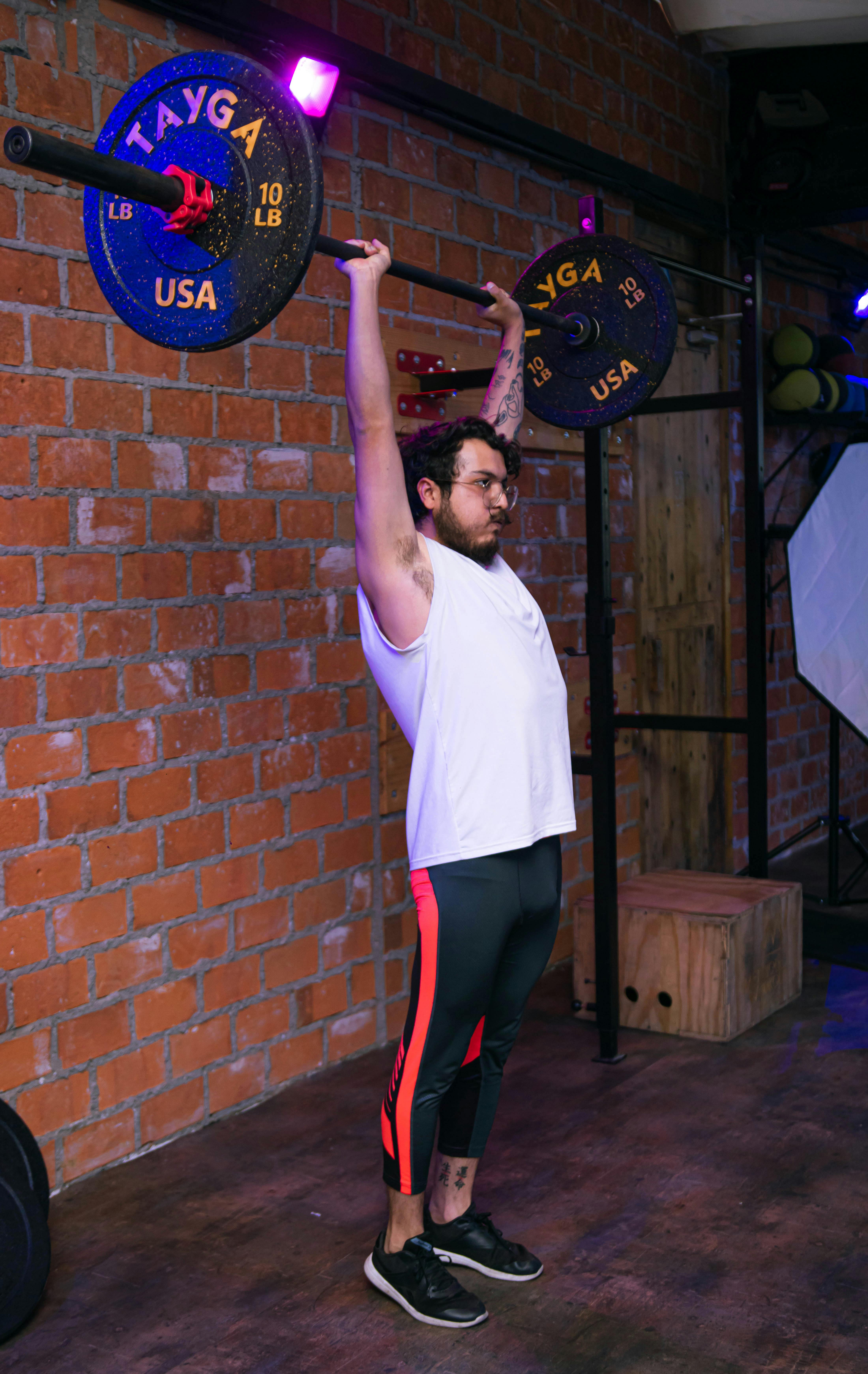 Weight Lifting Competition at Gym · Free Stock Photo