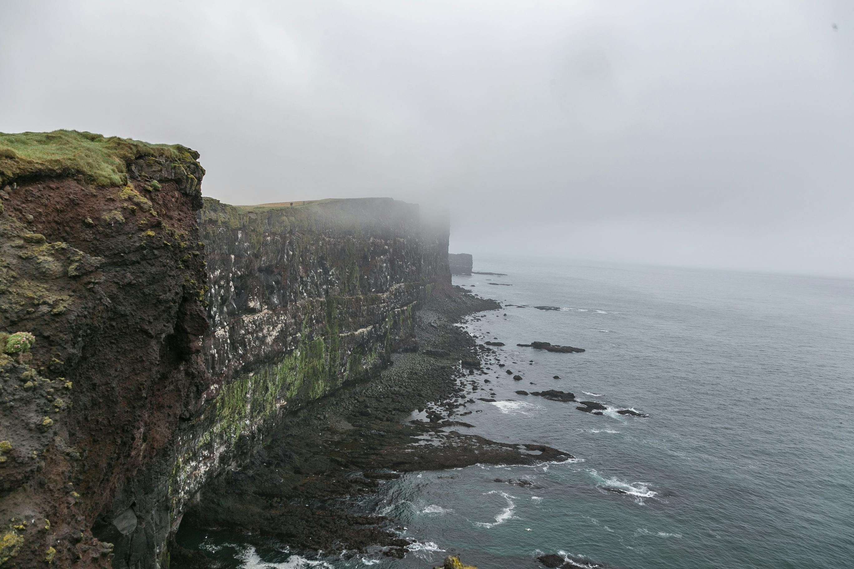 Cliff Surrounded by Fog · Free Stock Photo