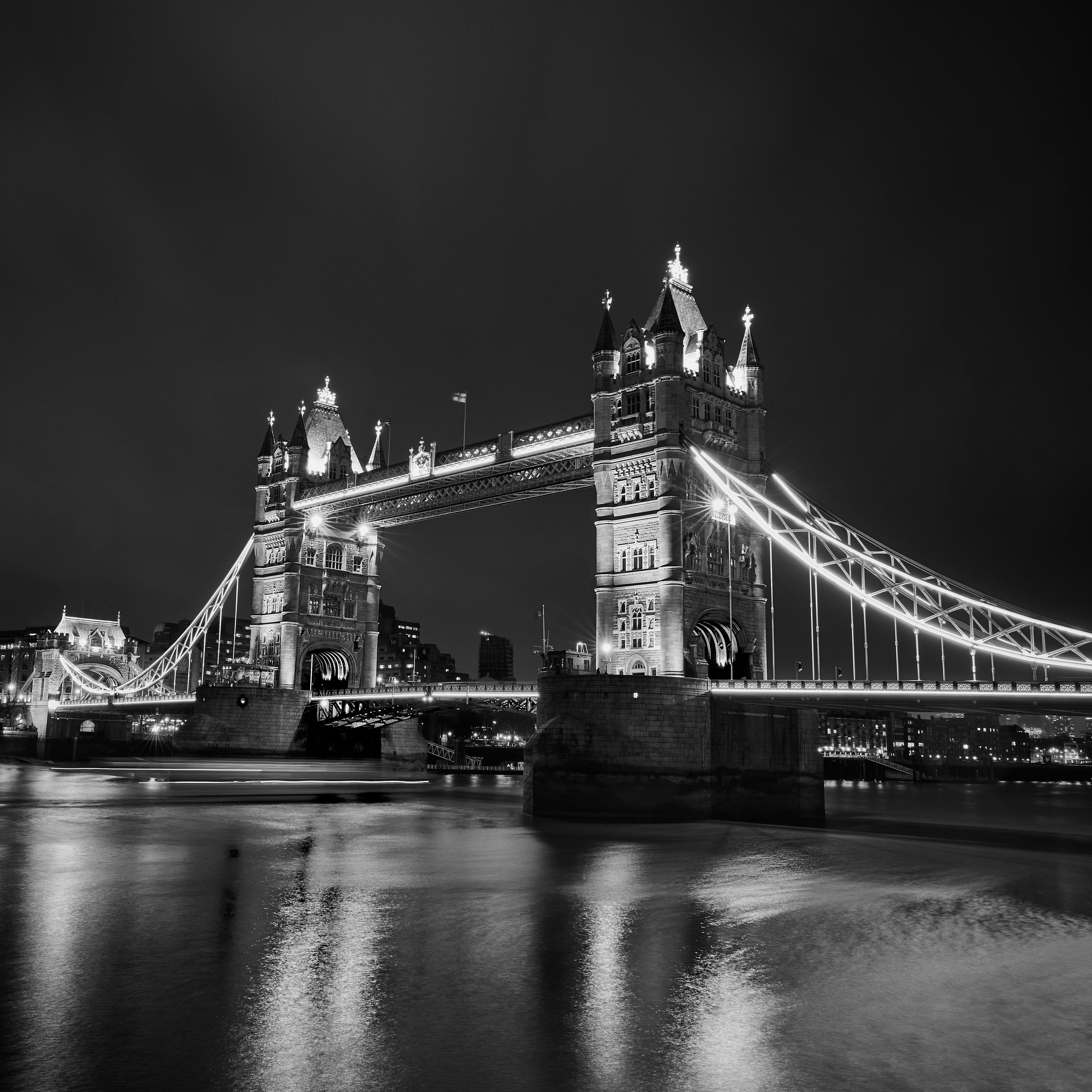 Grayscale Photo of London · Free Stock Photo