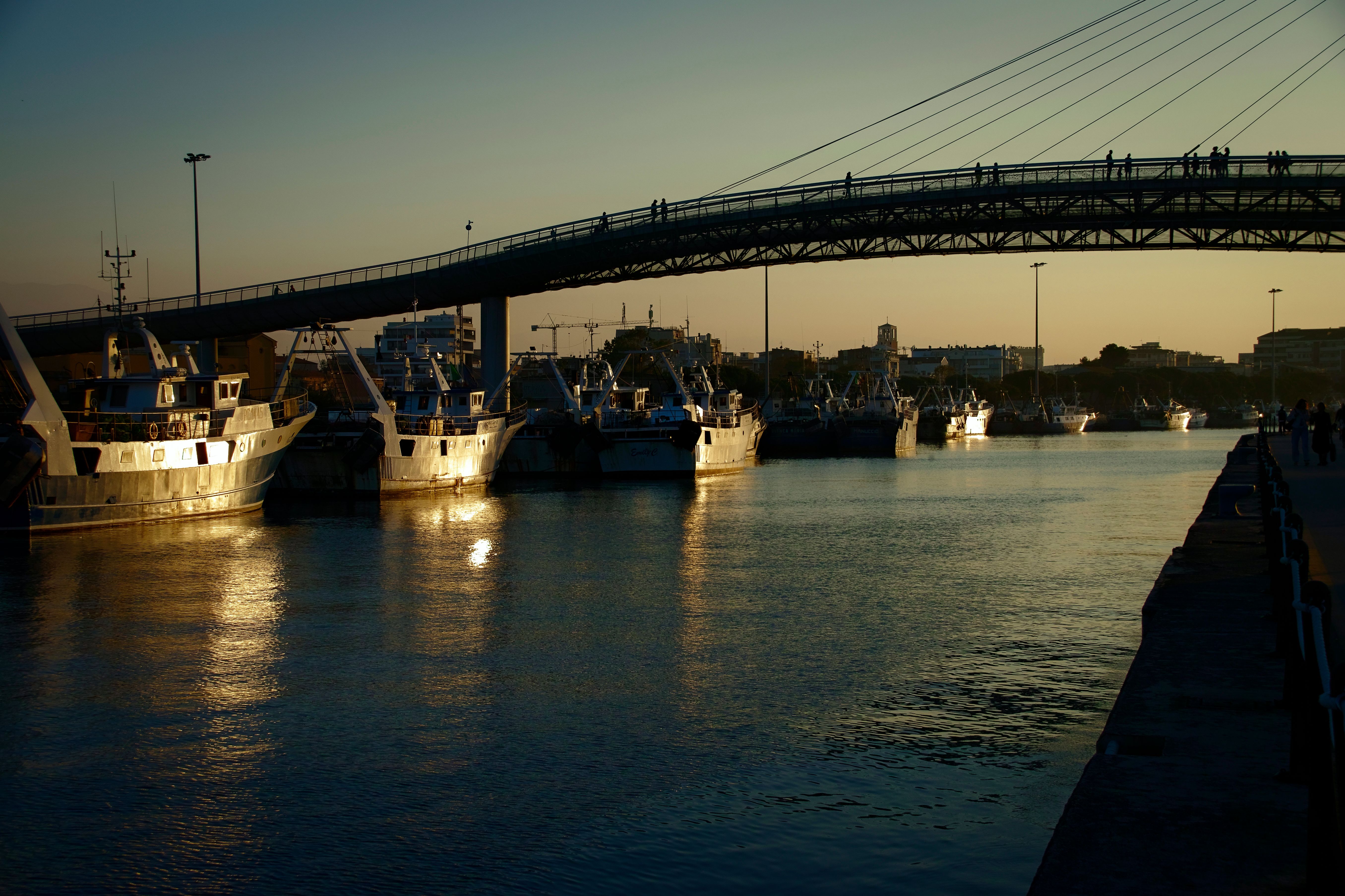 Ships Near the Metal Bridge · Free Stock Photo