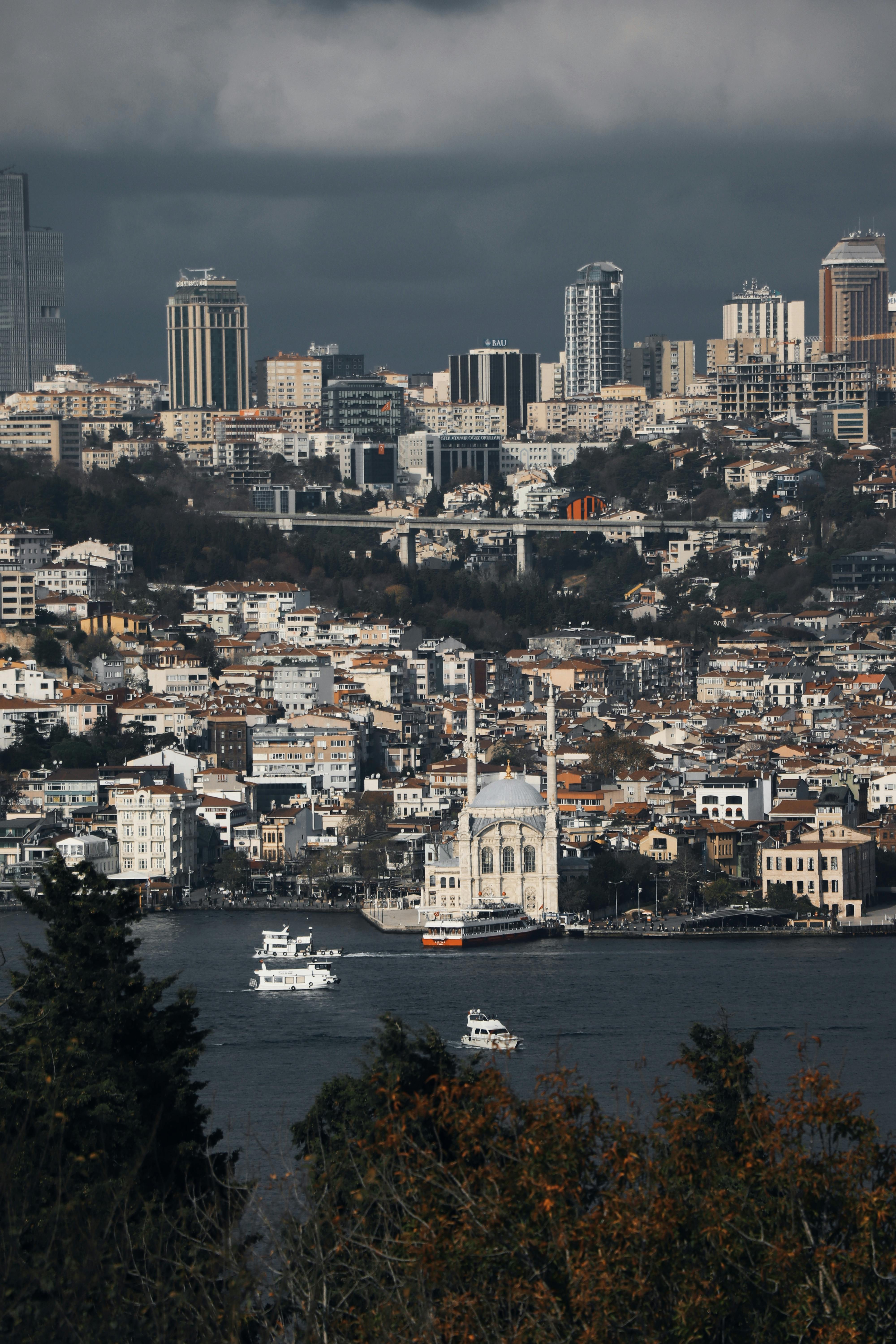 Buildings on Seashore in Coastal City · Free Stock Photo