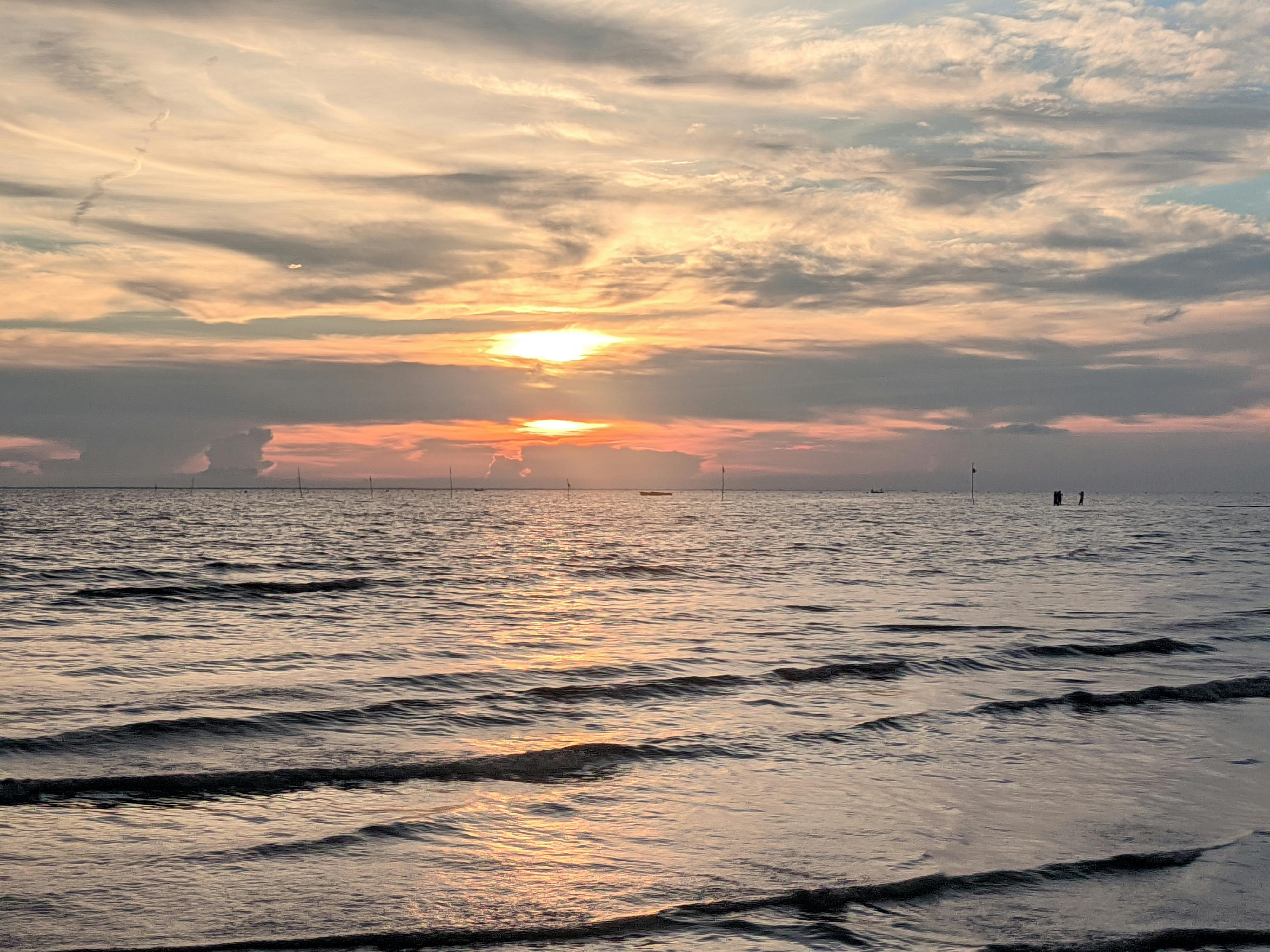 Light Color Plane Background Photos, Download The BEST Free Light Color ...