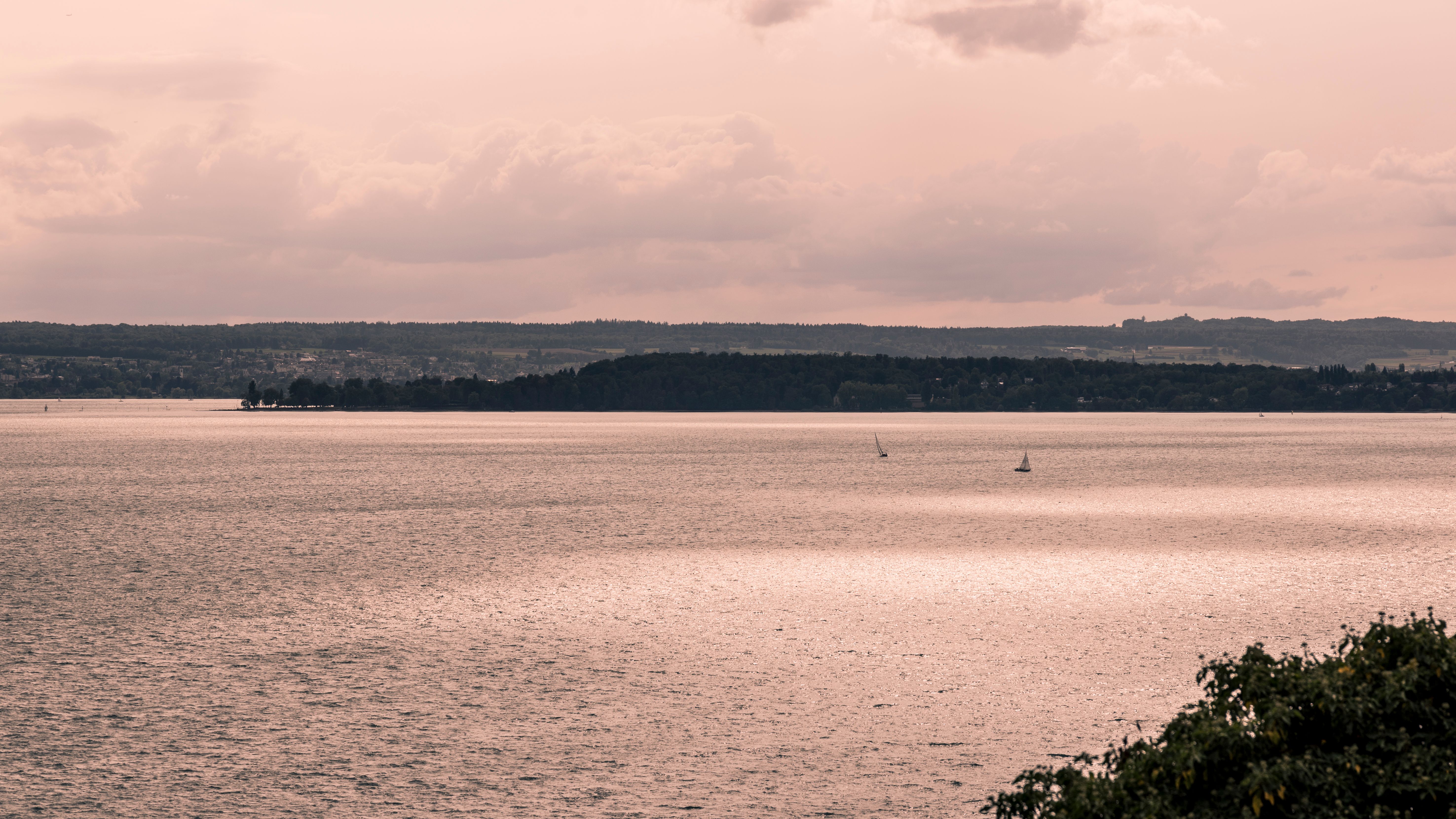 View of the Sea Under Evening Sky · Free Stock Photo