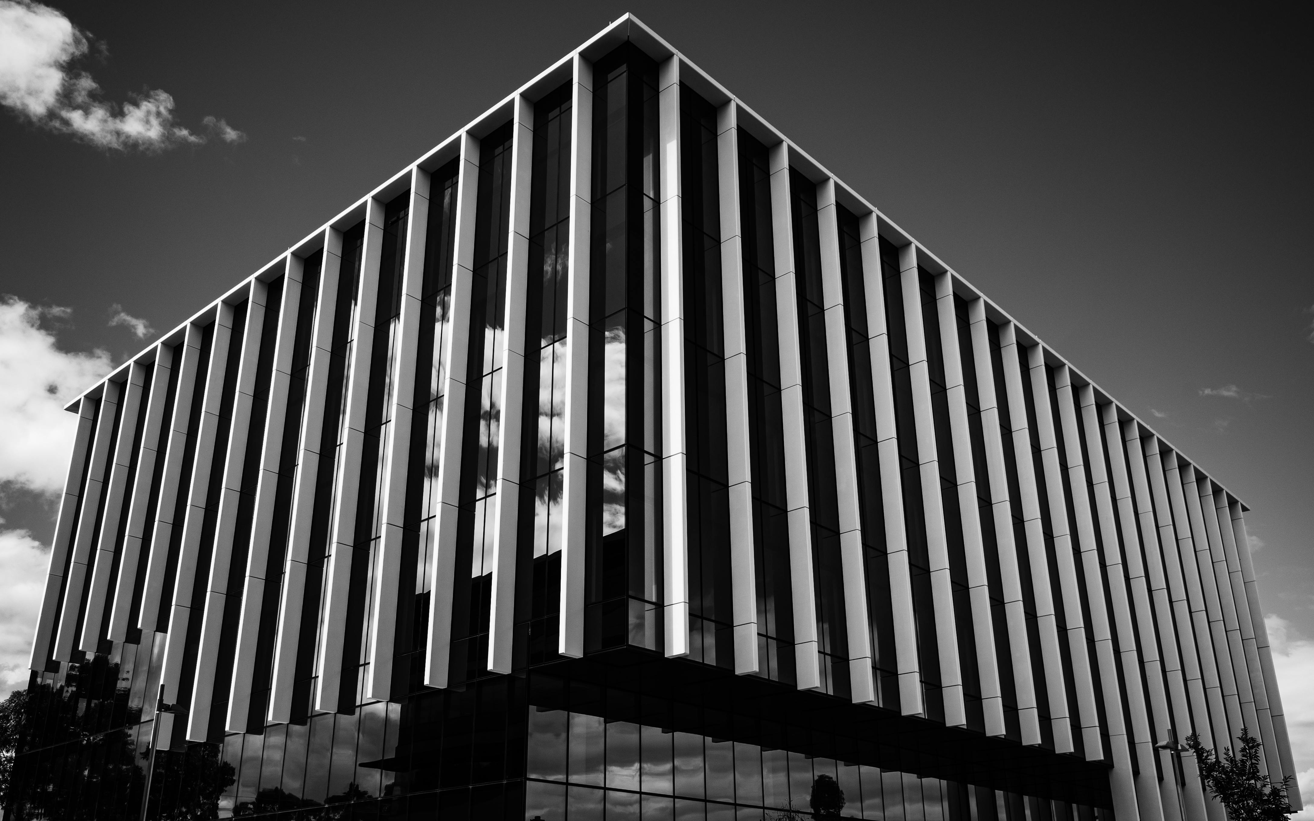 Modern Colonnade Along the Street · Free Stock Photo