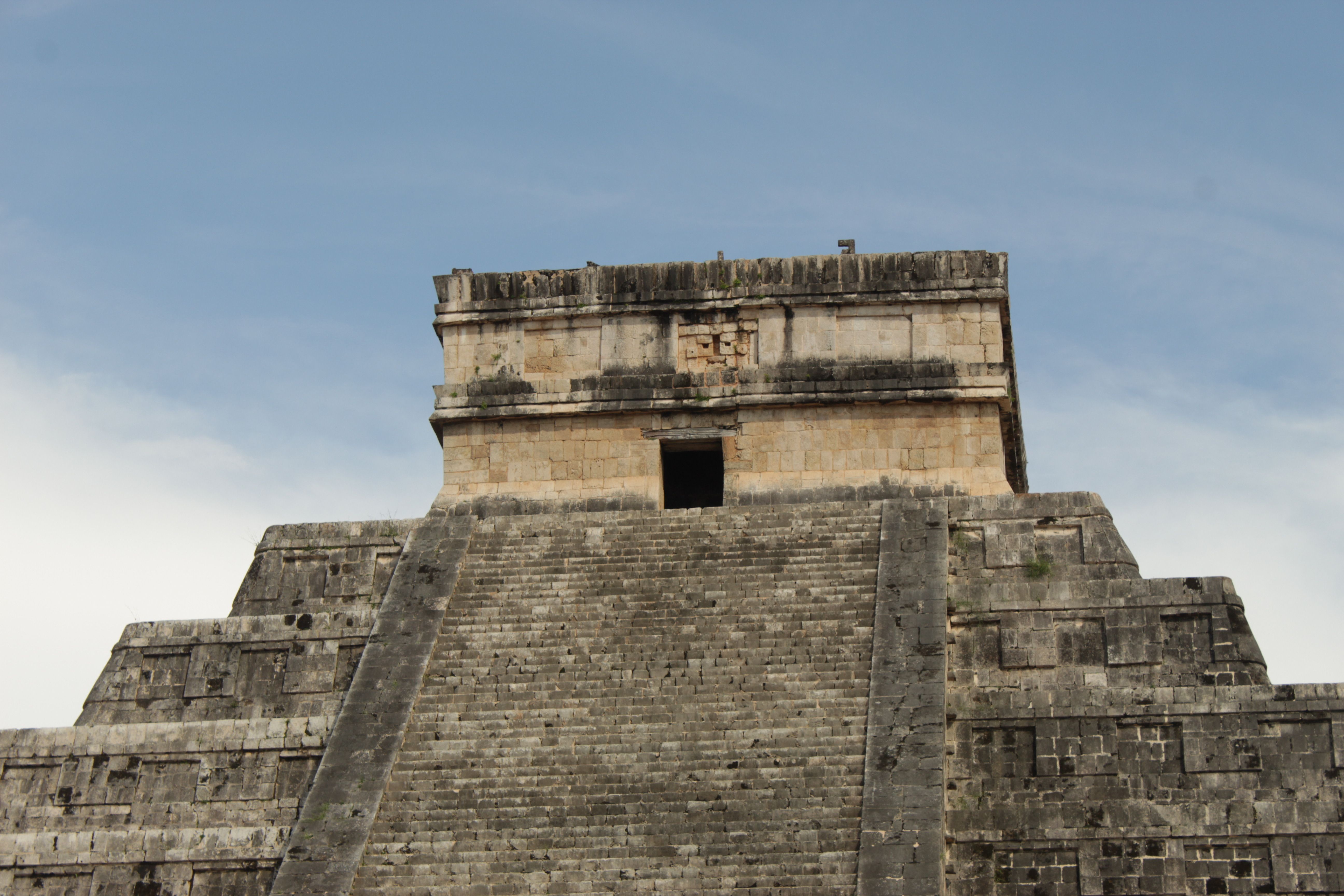 Foto profissional gratuita de céu azul, chichen itza, el castillo ...