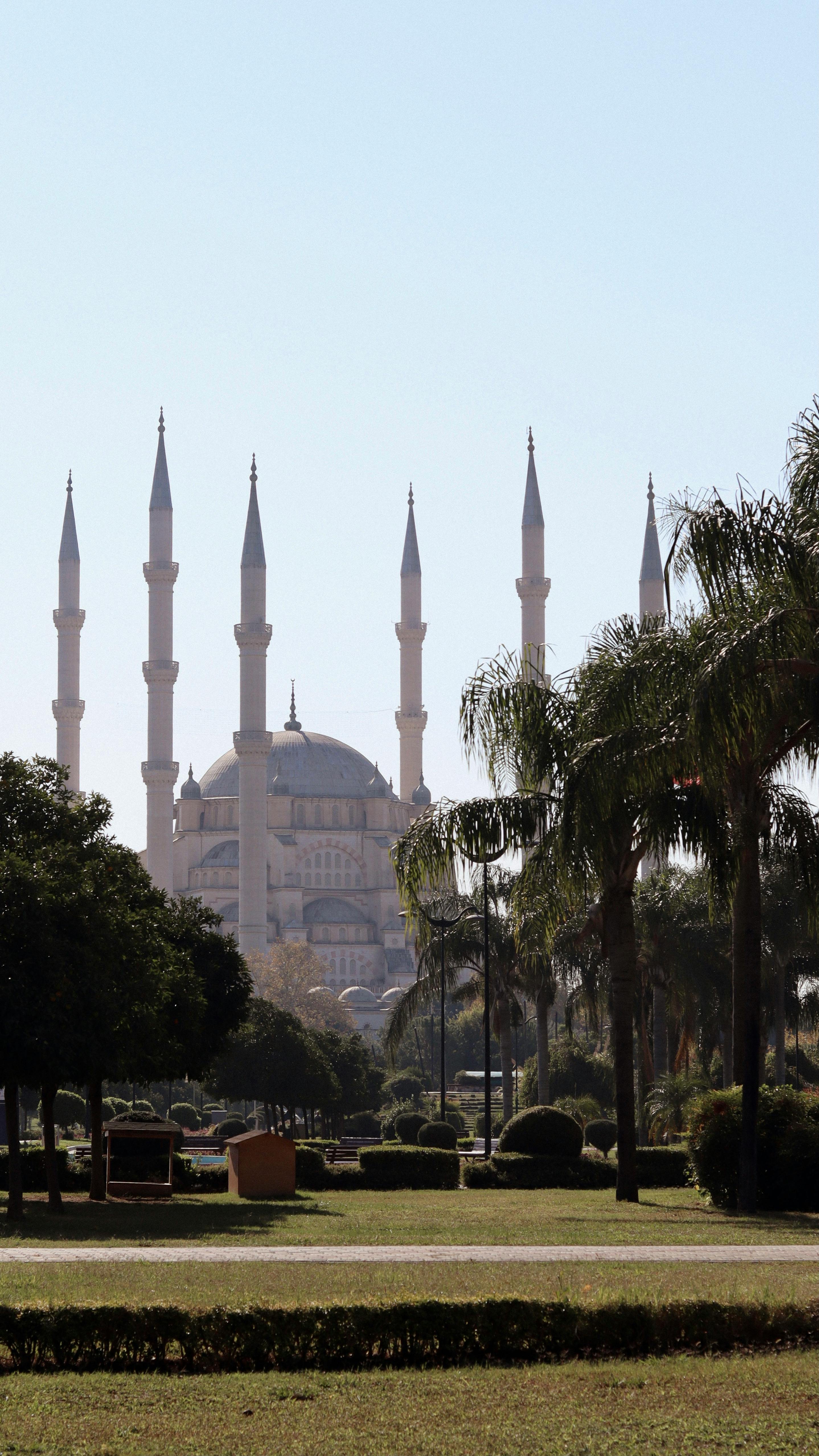 Ornate Dome Ceiling of Sabanci Merkez Camii Mosque · Free Stock Photo