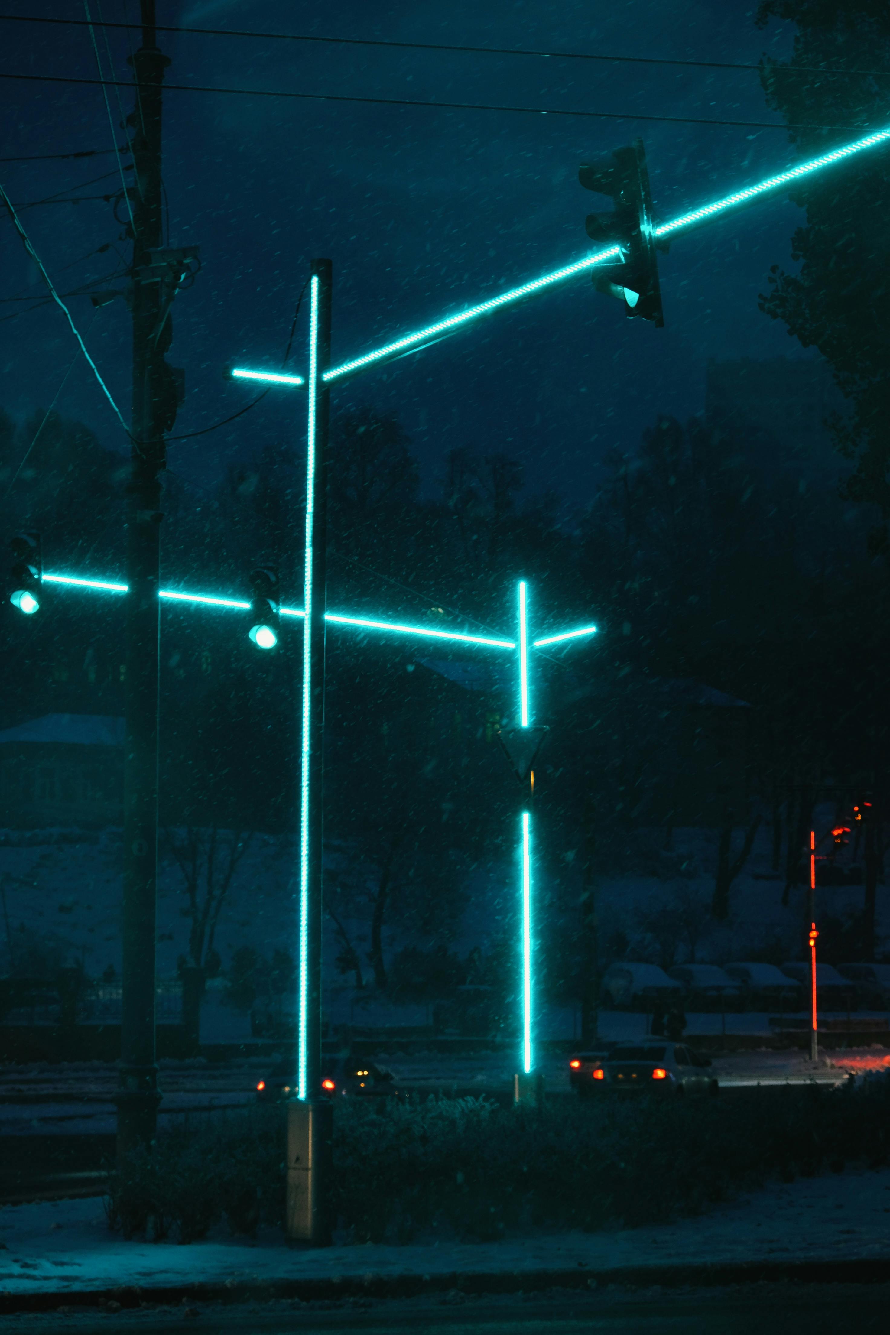 Illuminating Street Lights with Rays · Free Stock Photo