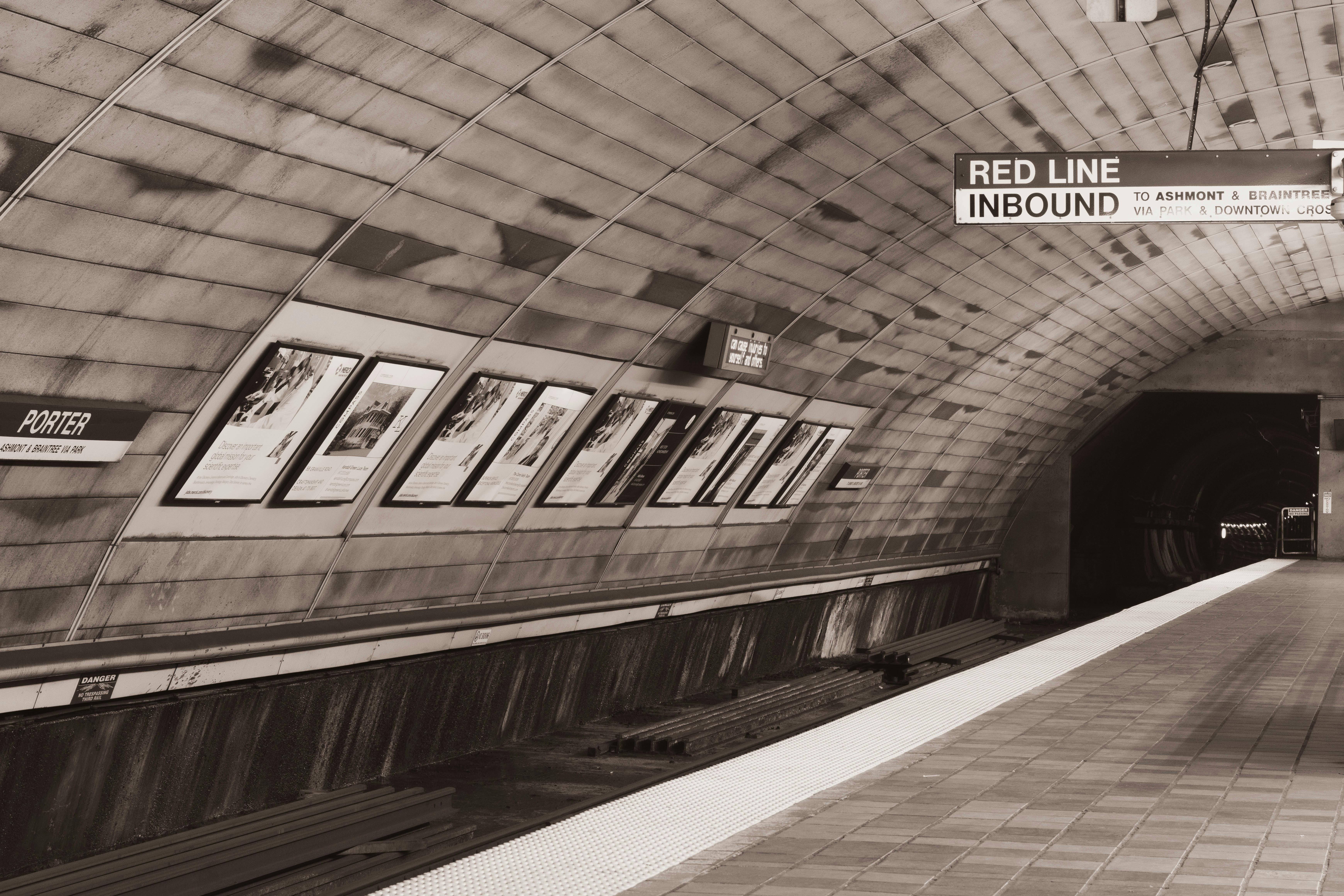 Railway Station Porter Photos, Download The BEST Free Railway Station ...