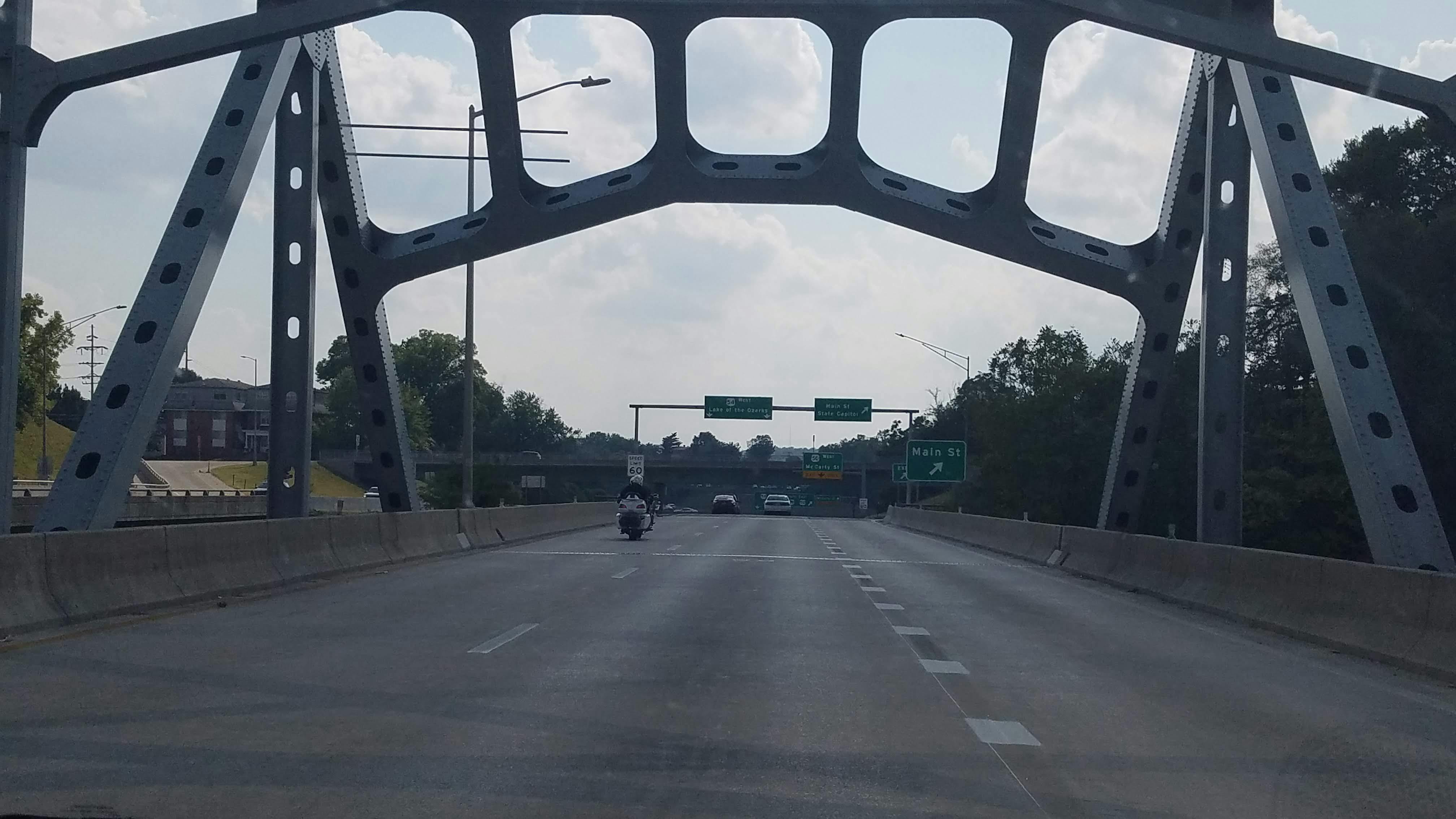 Bridge Scenes: 13 fotos e vídeos compilados por Sikes Photos