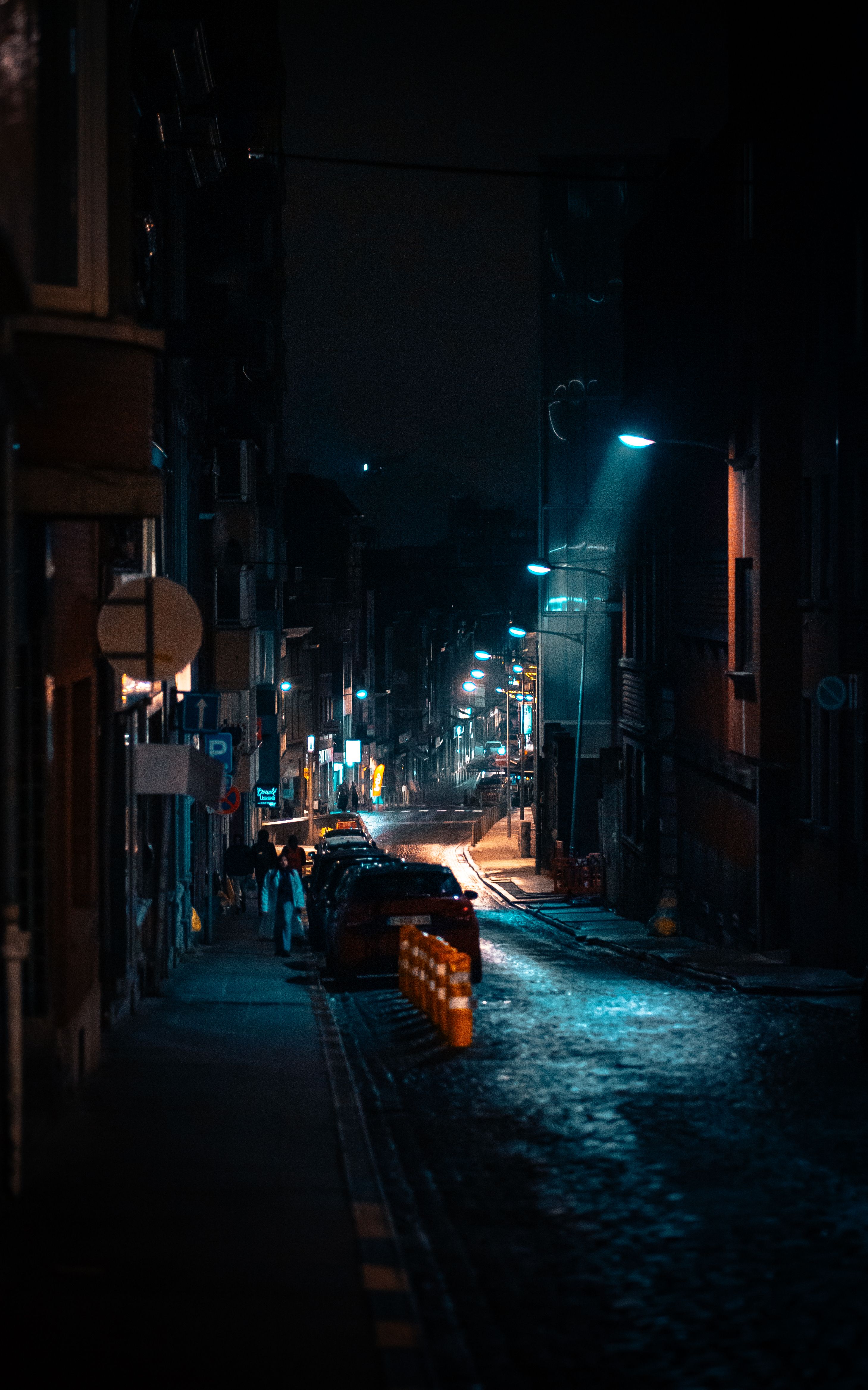 Street in Town at Night · Free Stock Photo