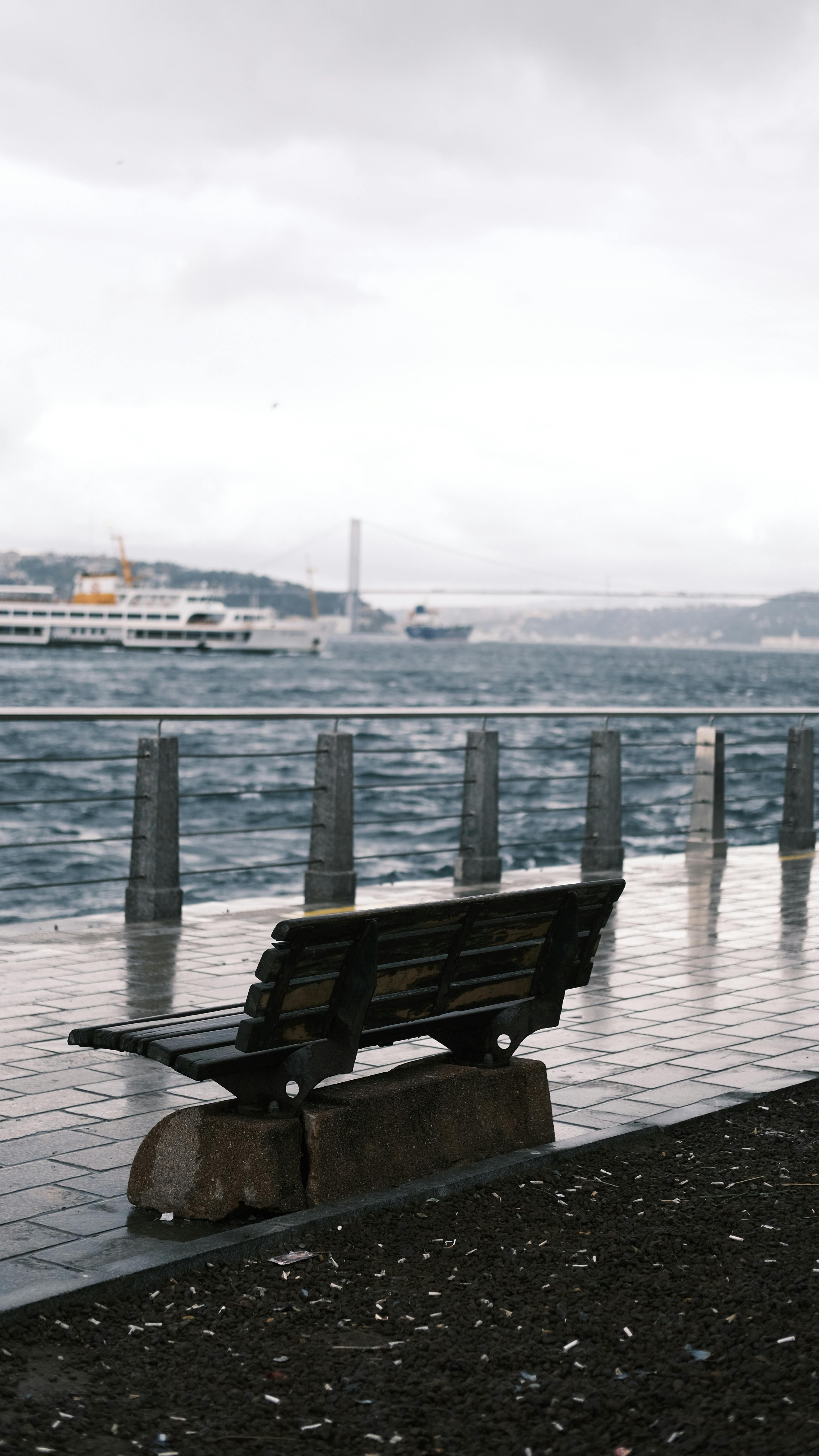 Bench by Sea · Free Stock Photo