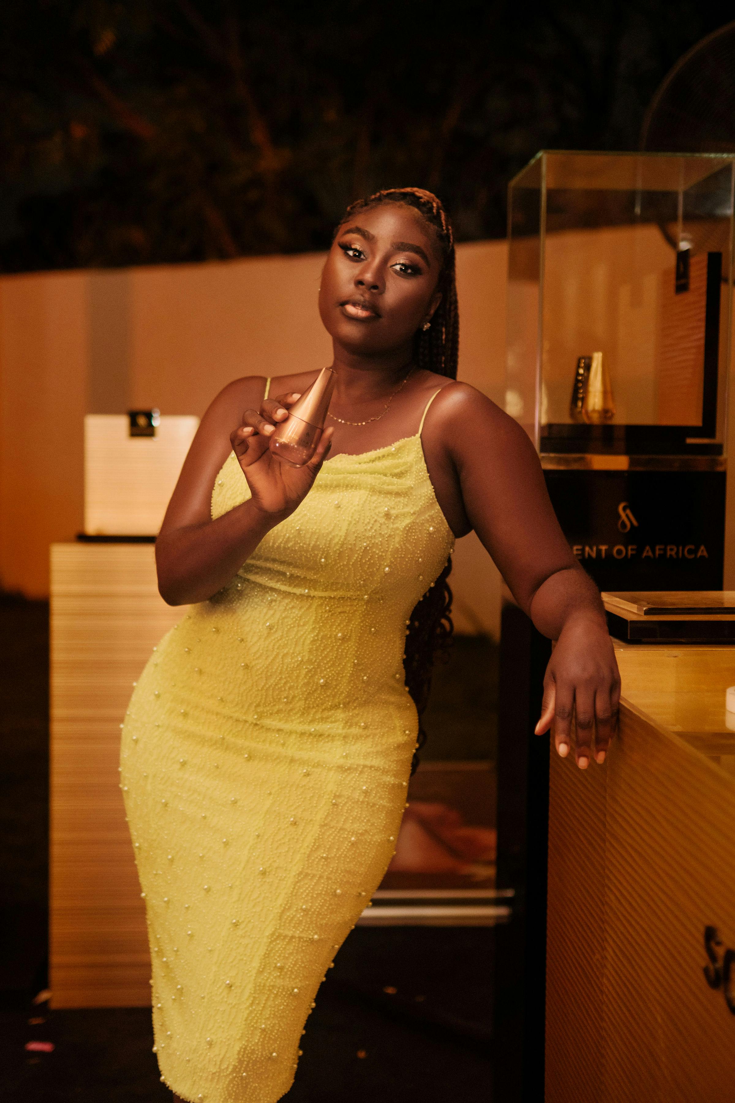 Perfume Model Photos, Download The BEST Free Perfume Model Stock Photos ...