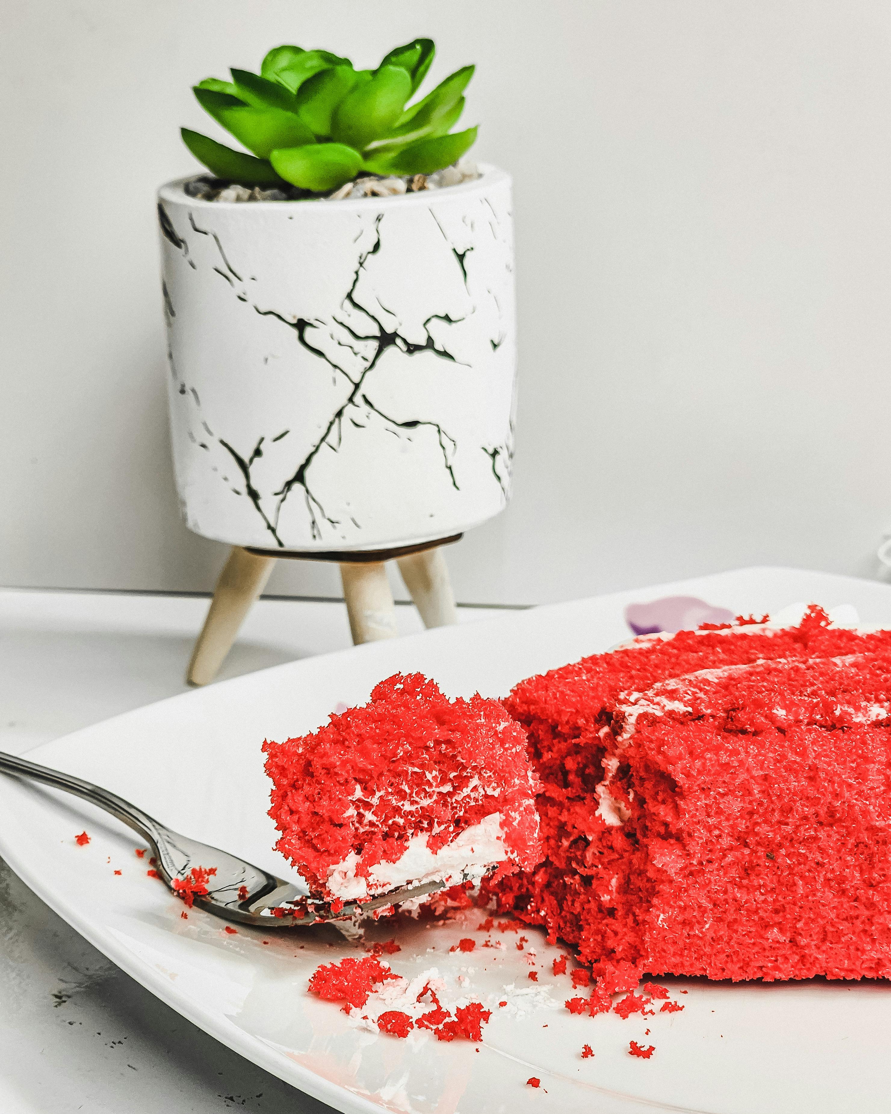 Red Cake on a Plate · Free Stock Photo