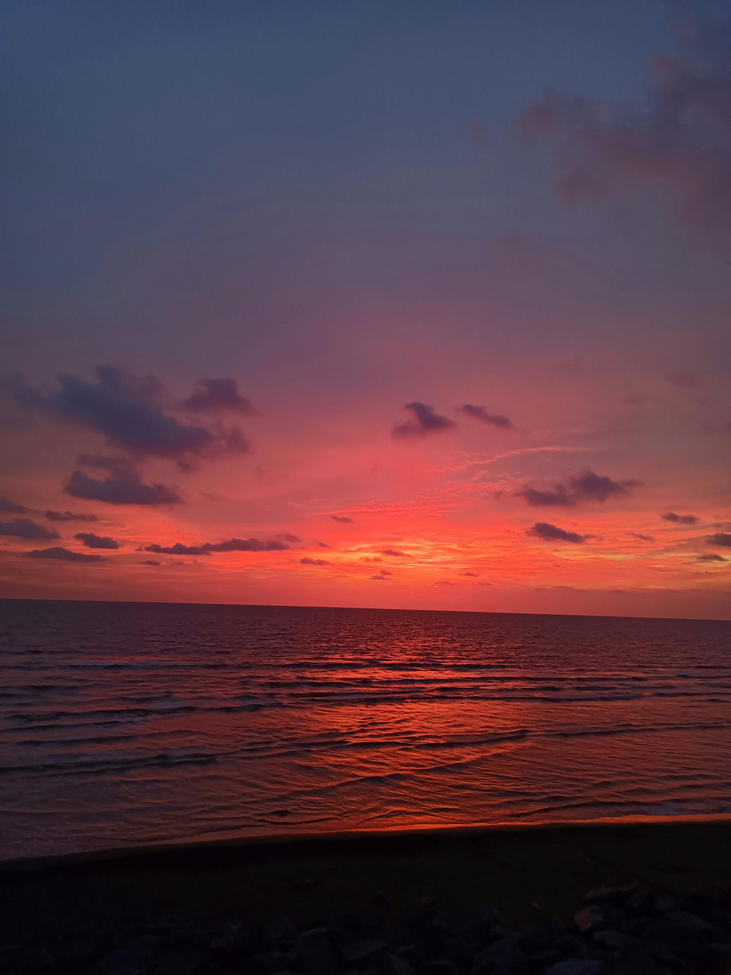 View of a Sea During Sunset · Free Stock Photo