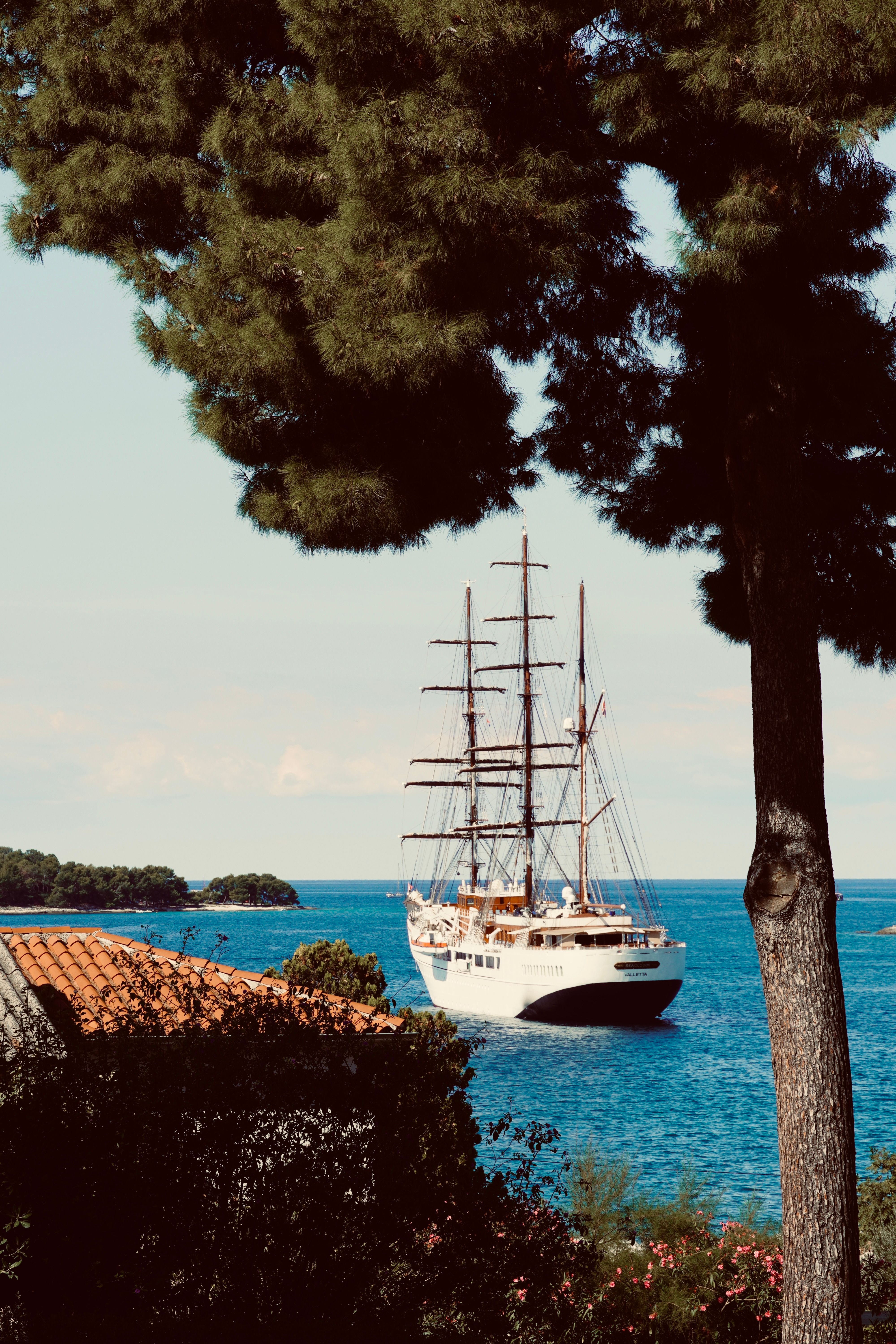 Great Old Ship Sailing · Free Stock Photo