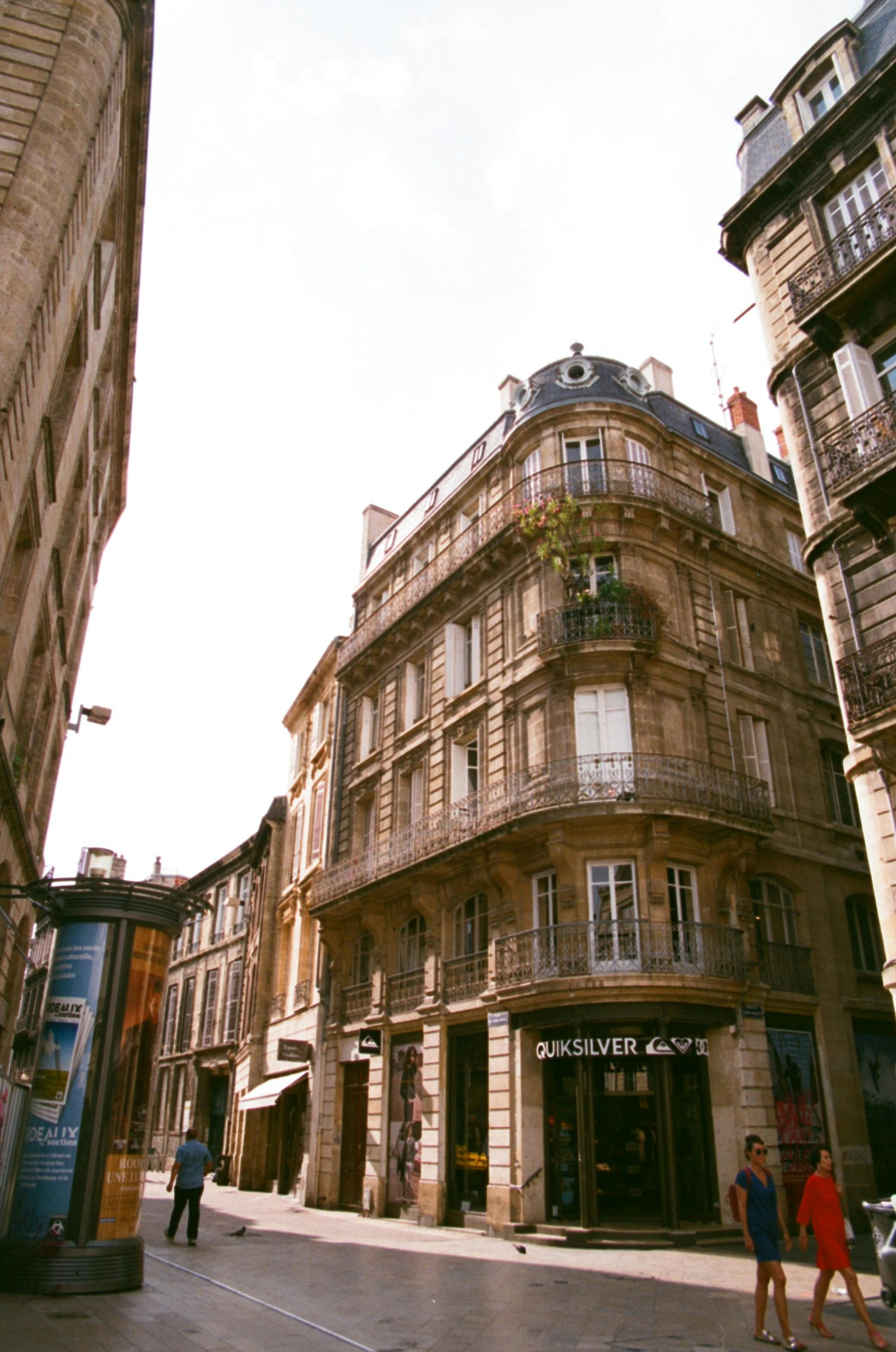 Corner Tenement in Istanbul · Free Stock Photo