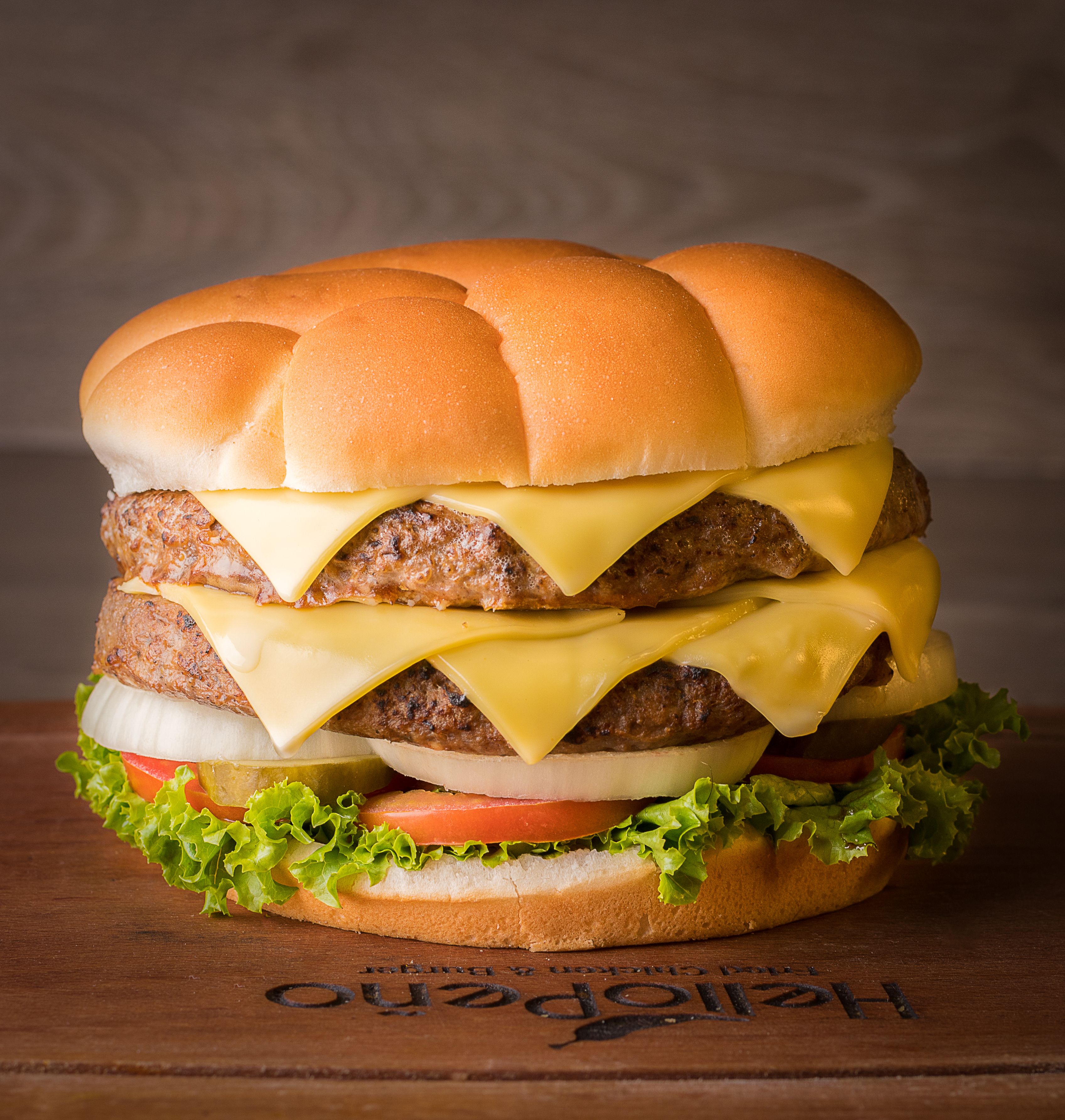 Close-Up Photo of Cheeseburger · Free Stock Photo