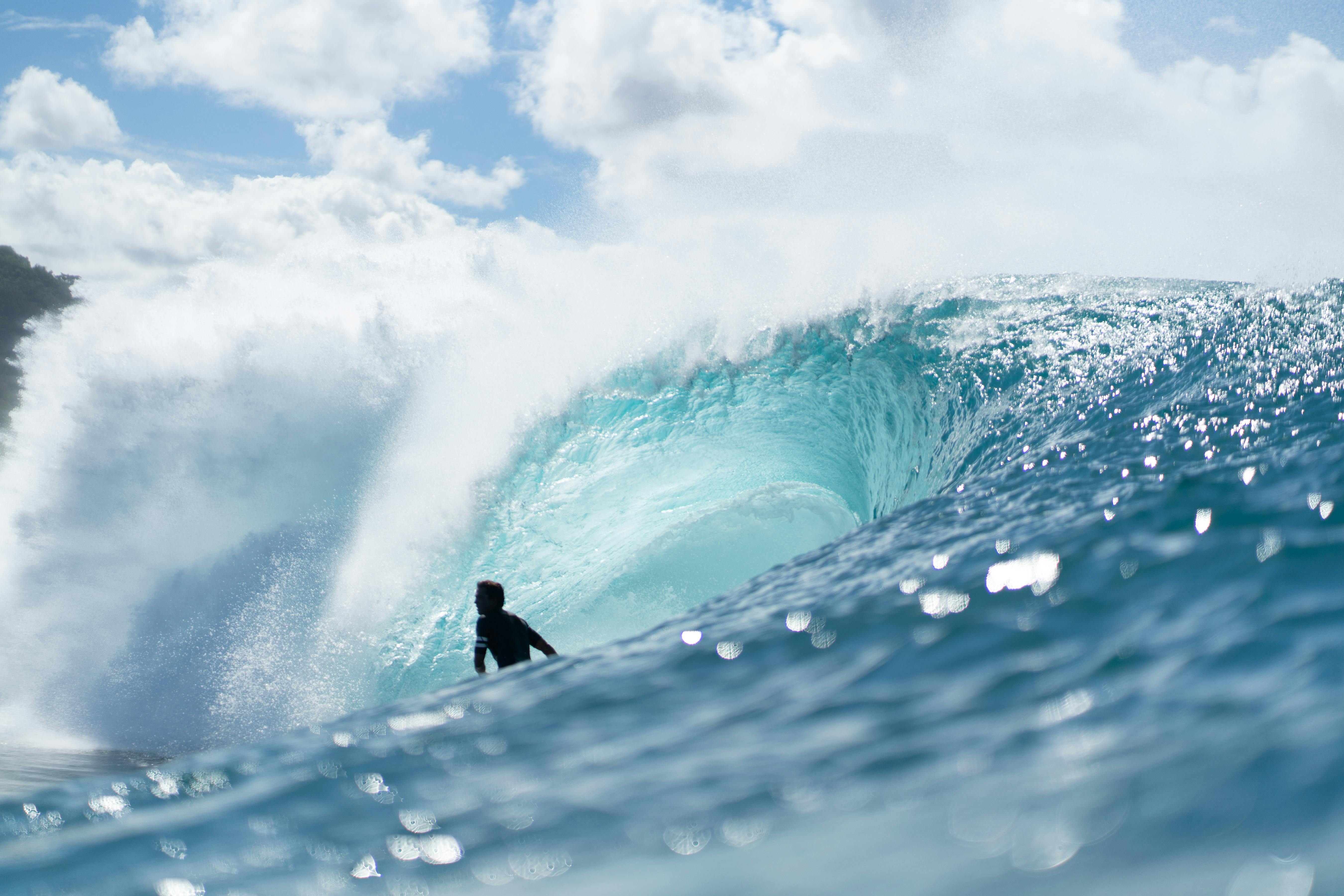 Man Surfing on High Wave · Free Stock Photo