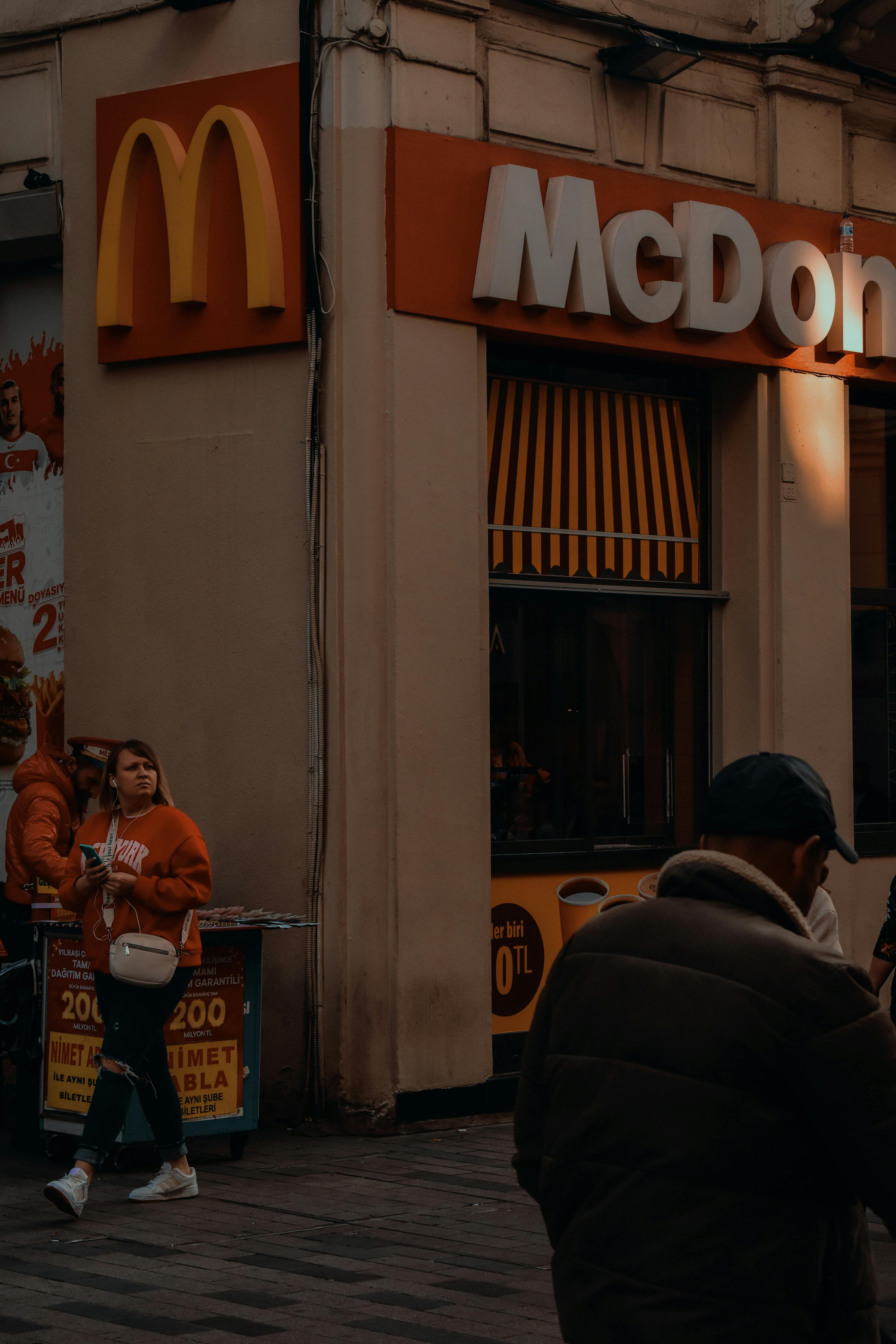 McDonalds Sign on Building · Free Stock Photo