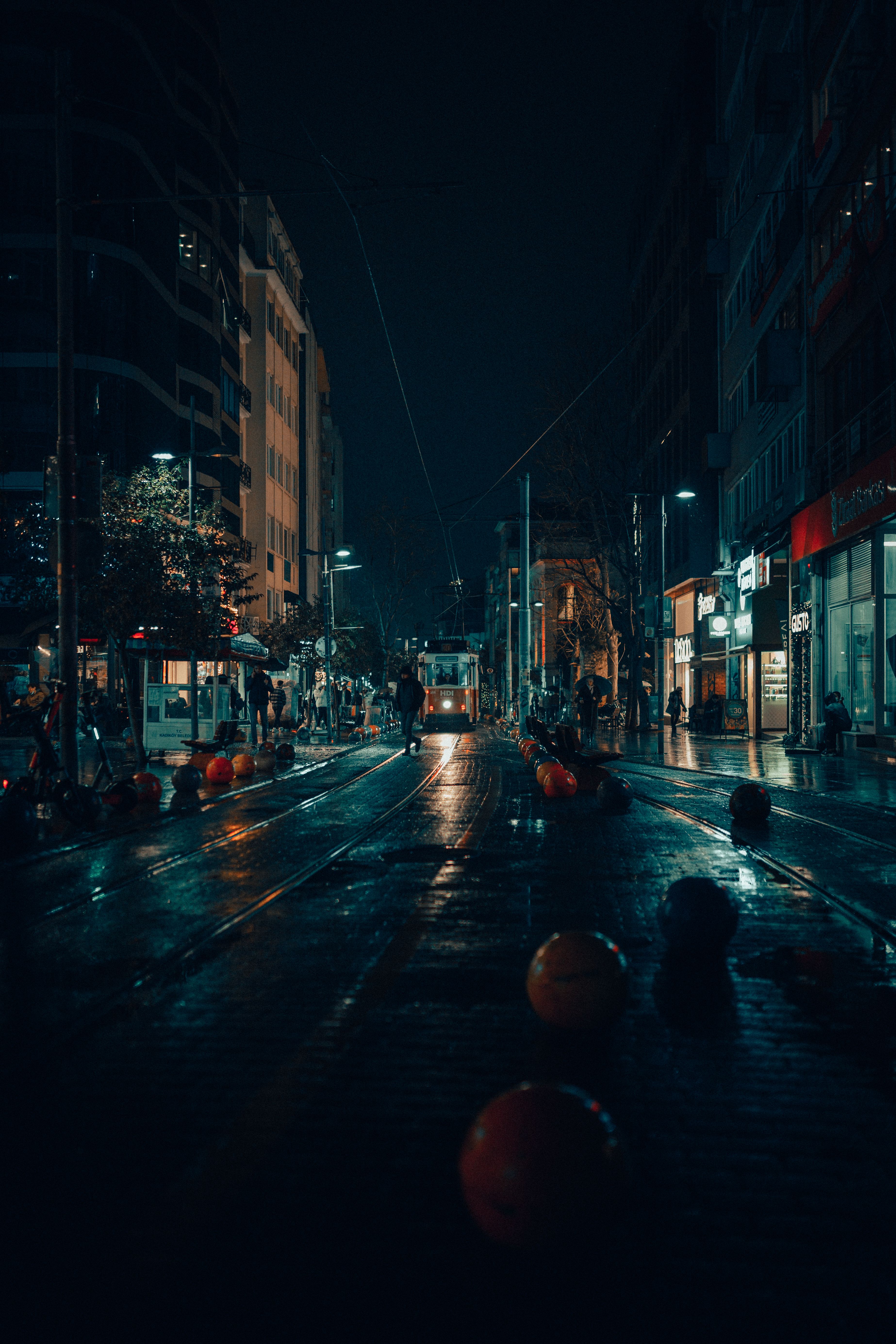 City Street at Night · Free Stock Photo