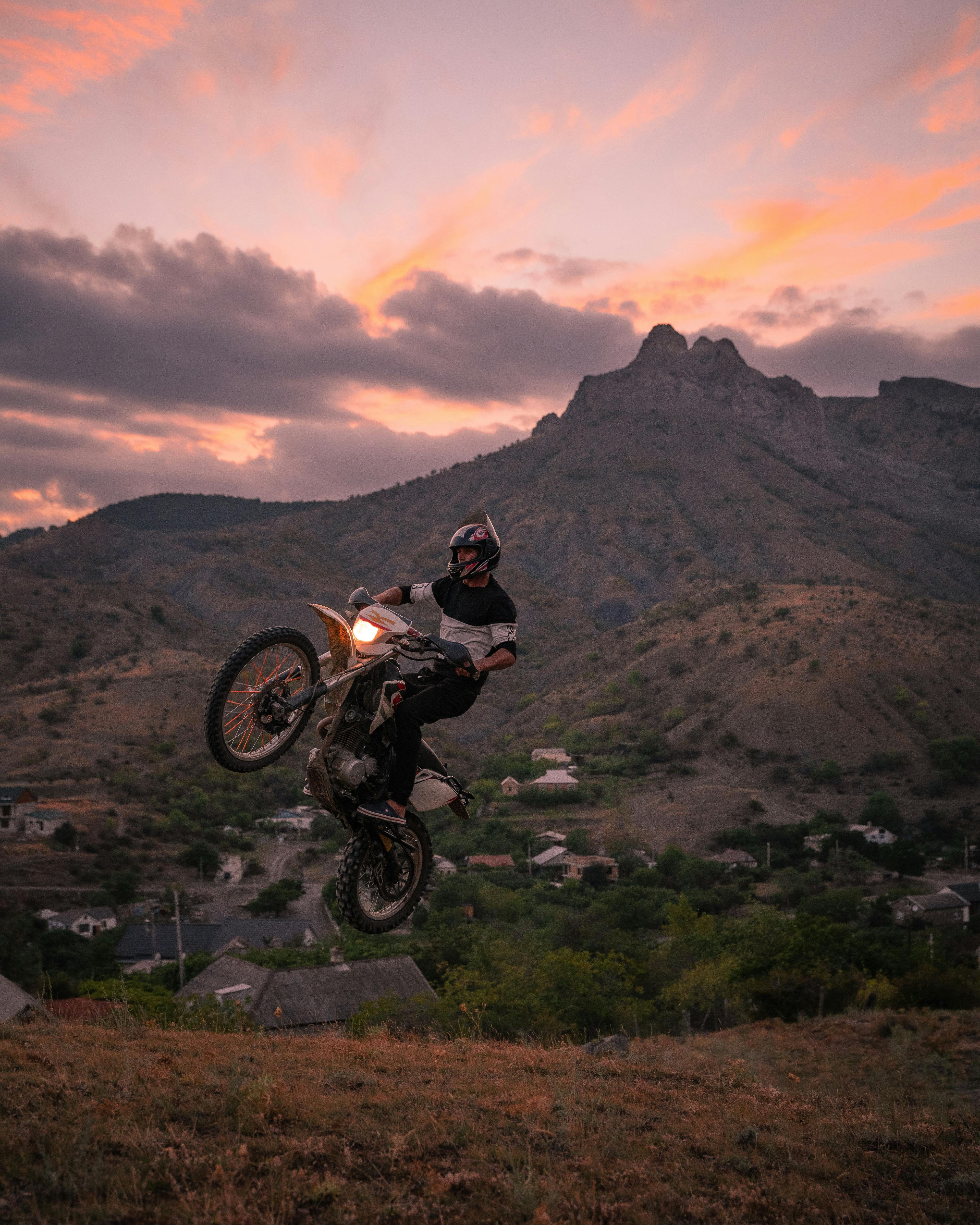 Enduro Riding Photos, Download The BEST Free Enduro Riding Stock Photos ...