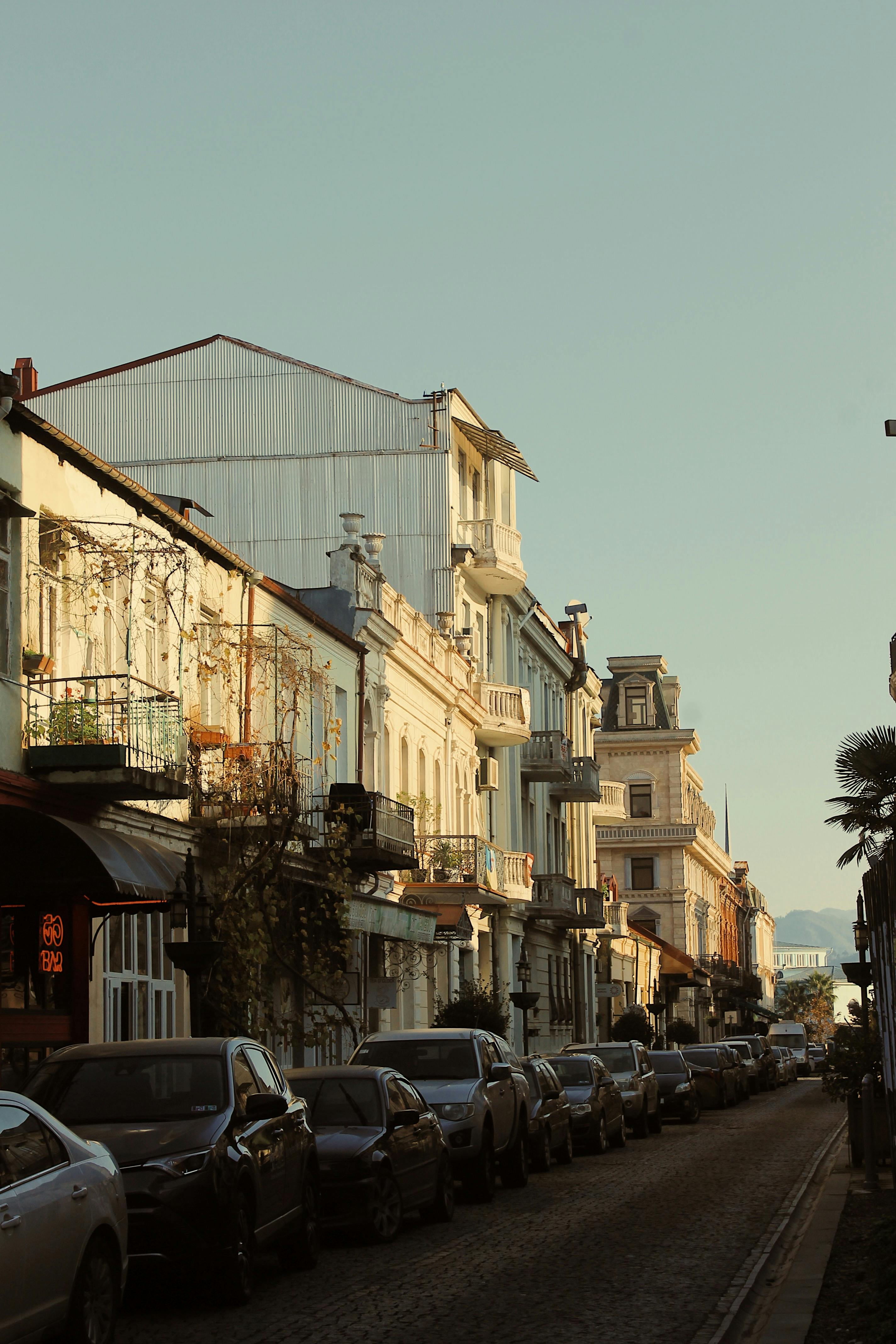 City Street at Dawn · Free Stock Photo