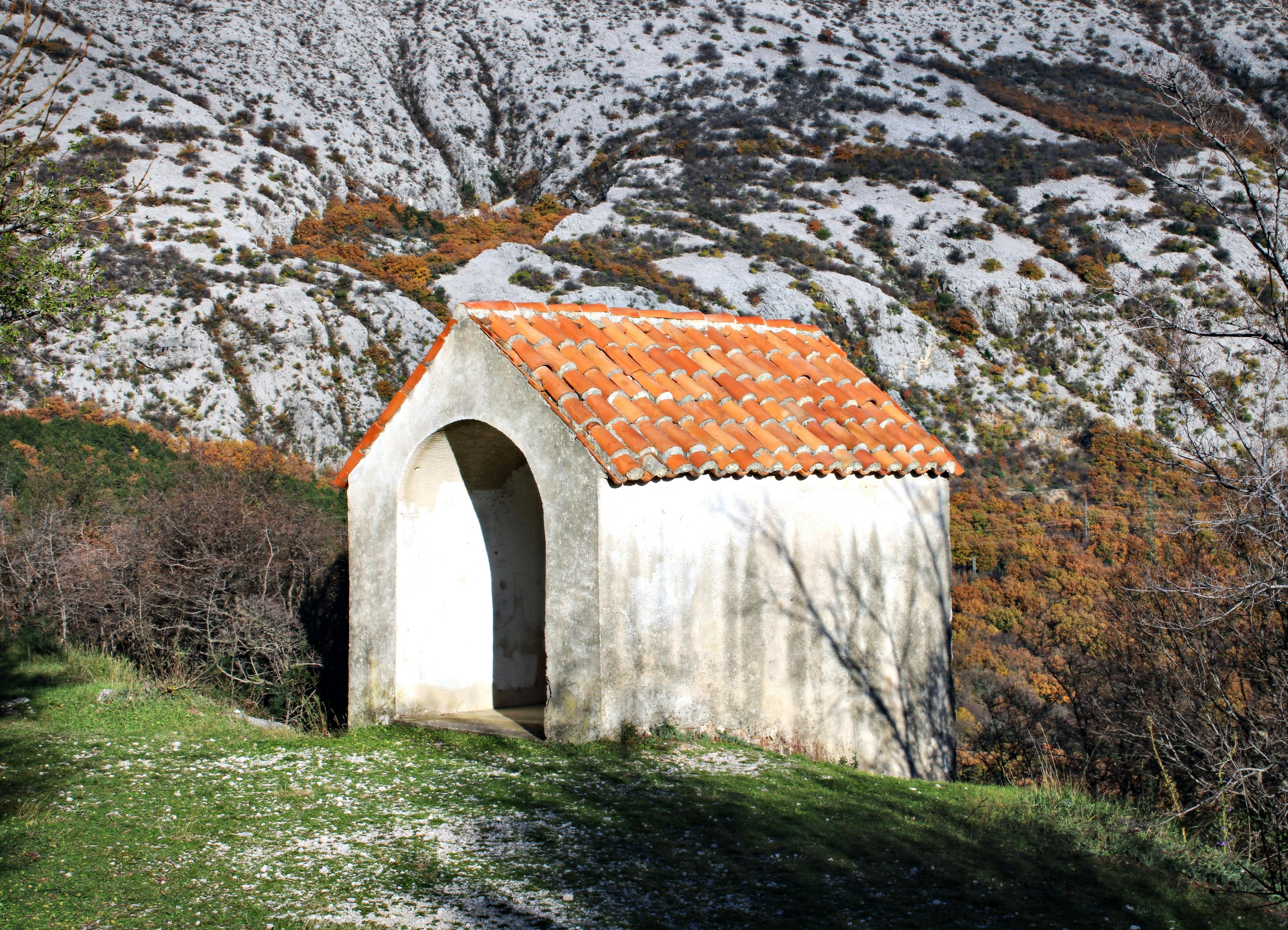 Concrete Hut in Mountains · Free Stock Photo