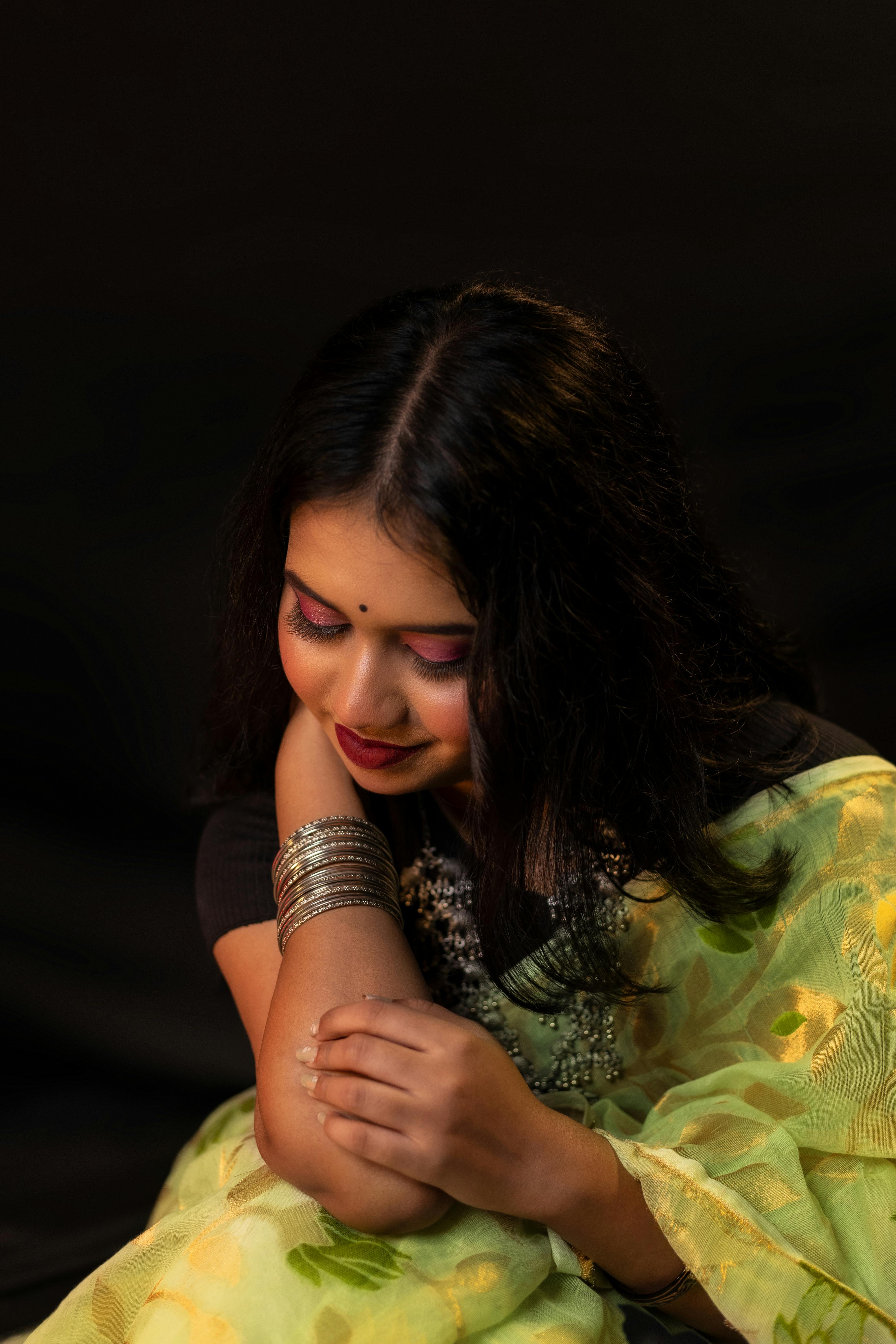 Saree Background Photos, Download The BEST Free Saree Background Stock ...