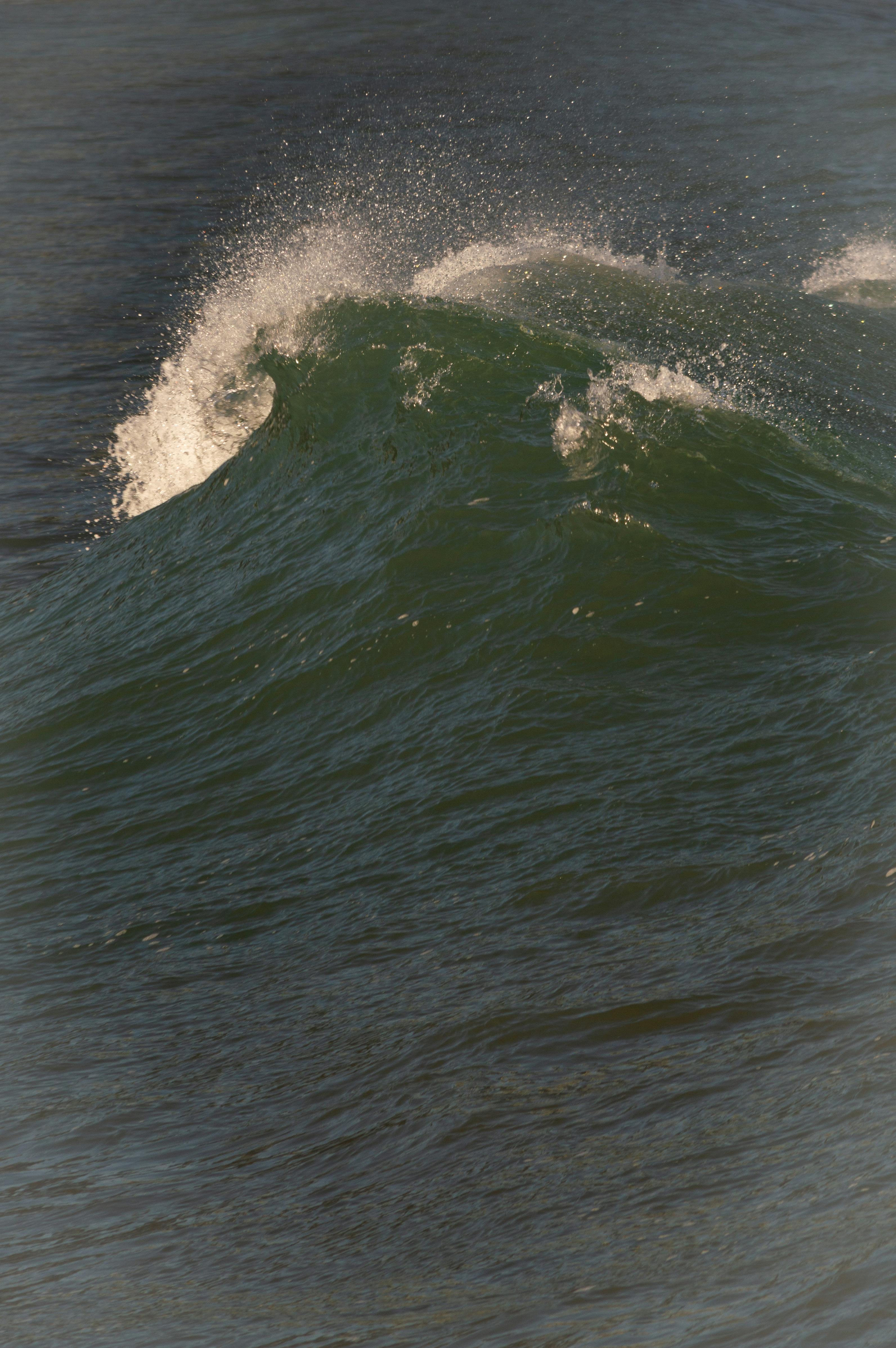 Waves Splashing in Sea · Free Stock Photo