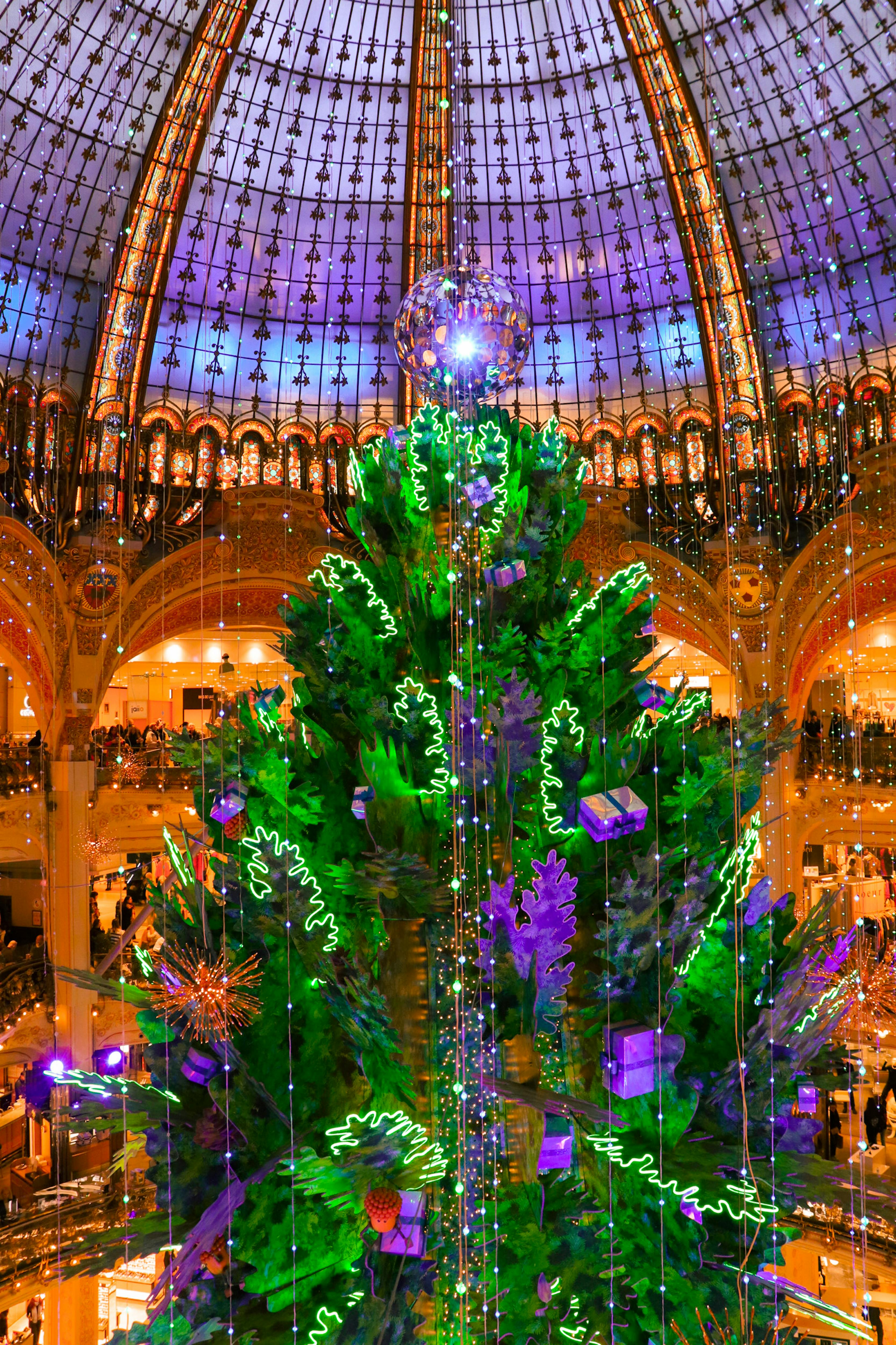 Winter Shopping Mall Photos, Download The BEST Free Winter Shopping ...