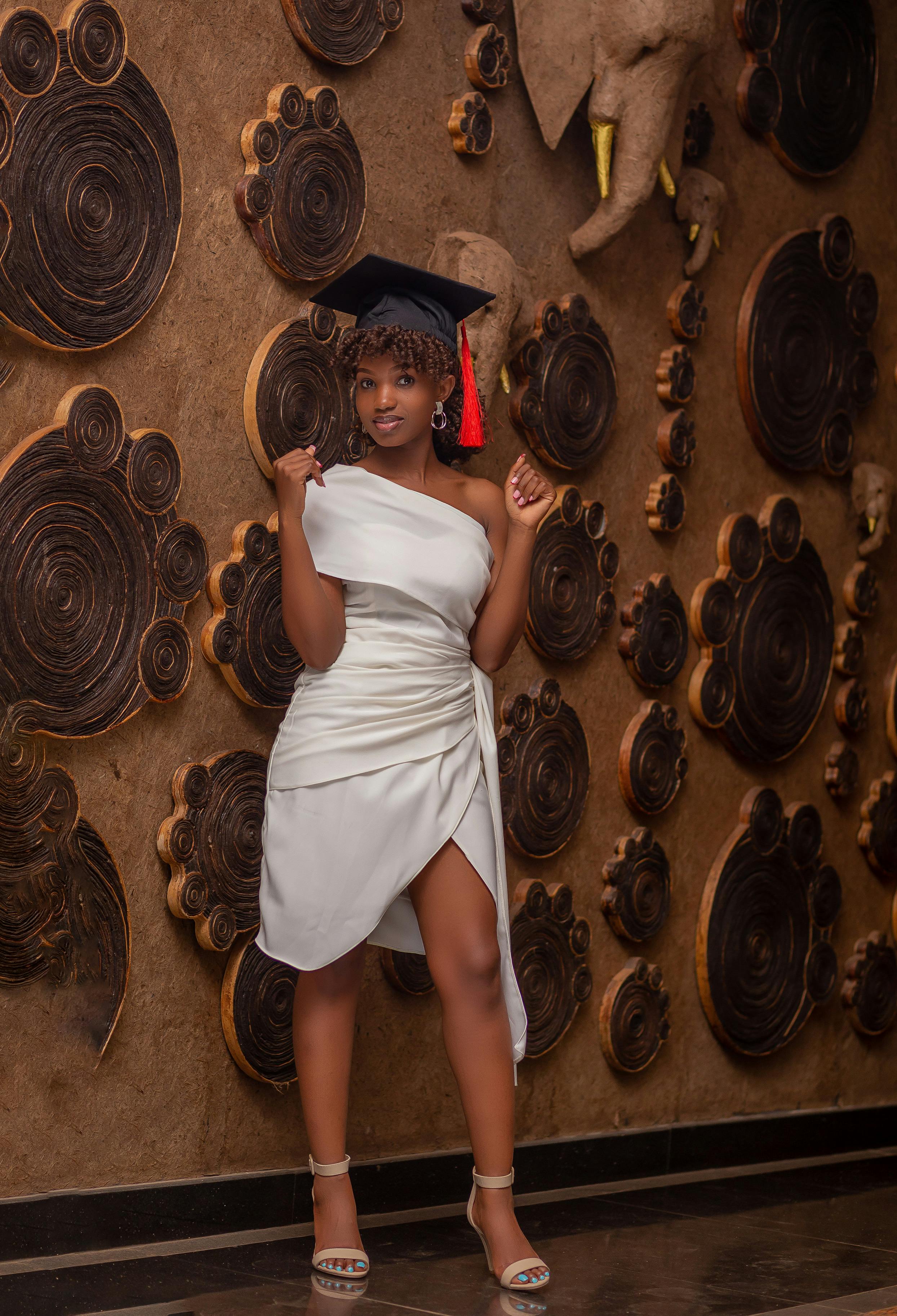 Graduation Pose Photos, Download The BEST Free Graduation Pose Stock ...