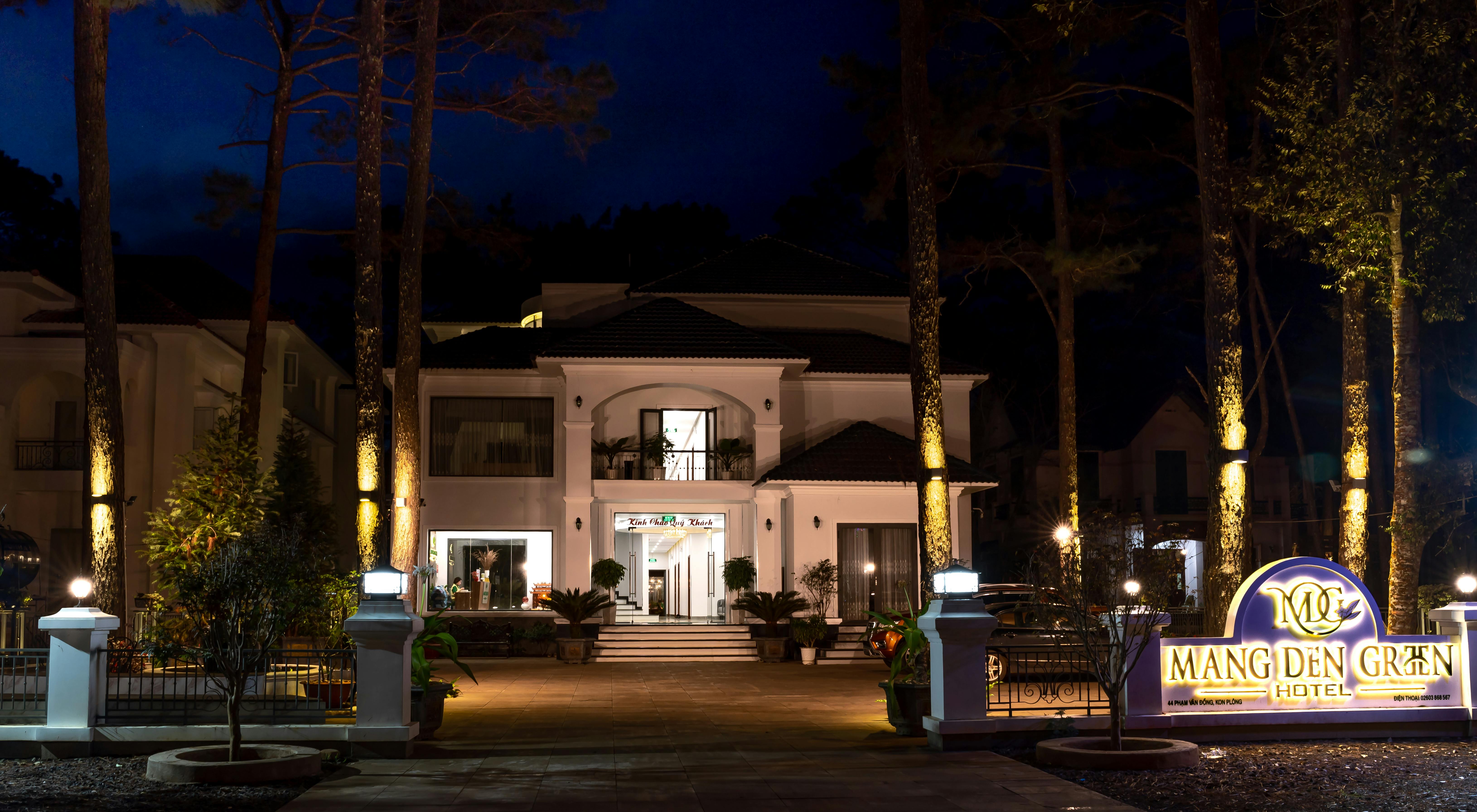 Hotel Front Photos, Download The BEST Free Hotel Front Stock Photos ...