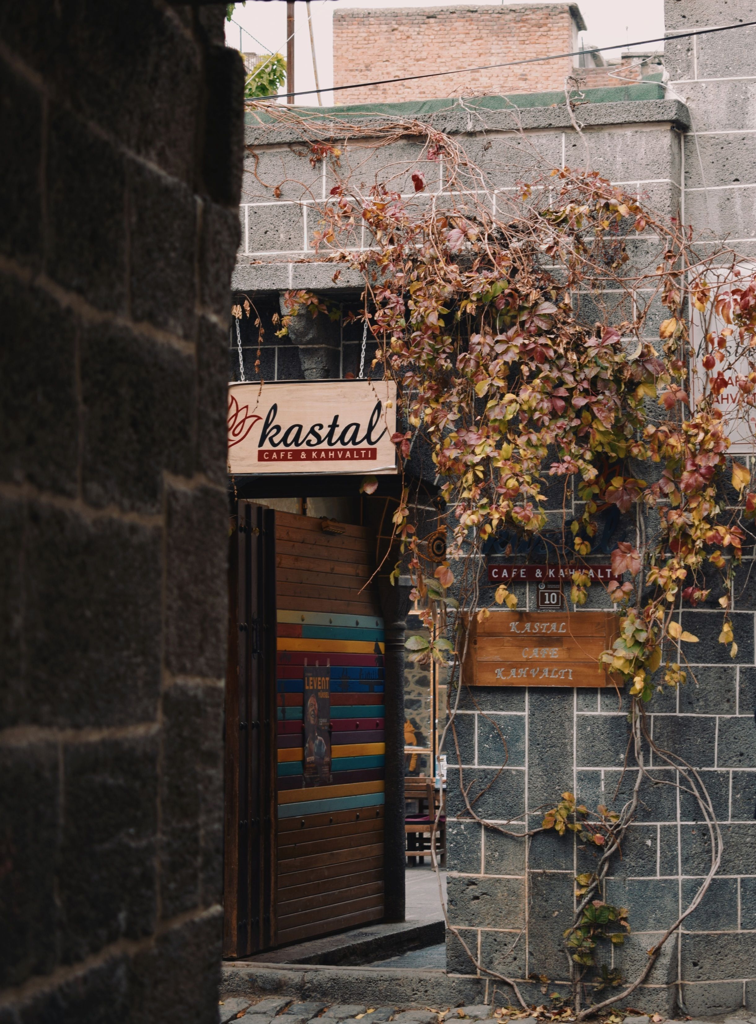 Entrance to Cafe · Free Stock Photo