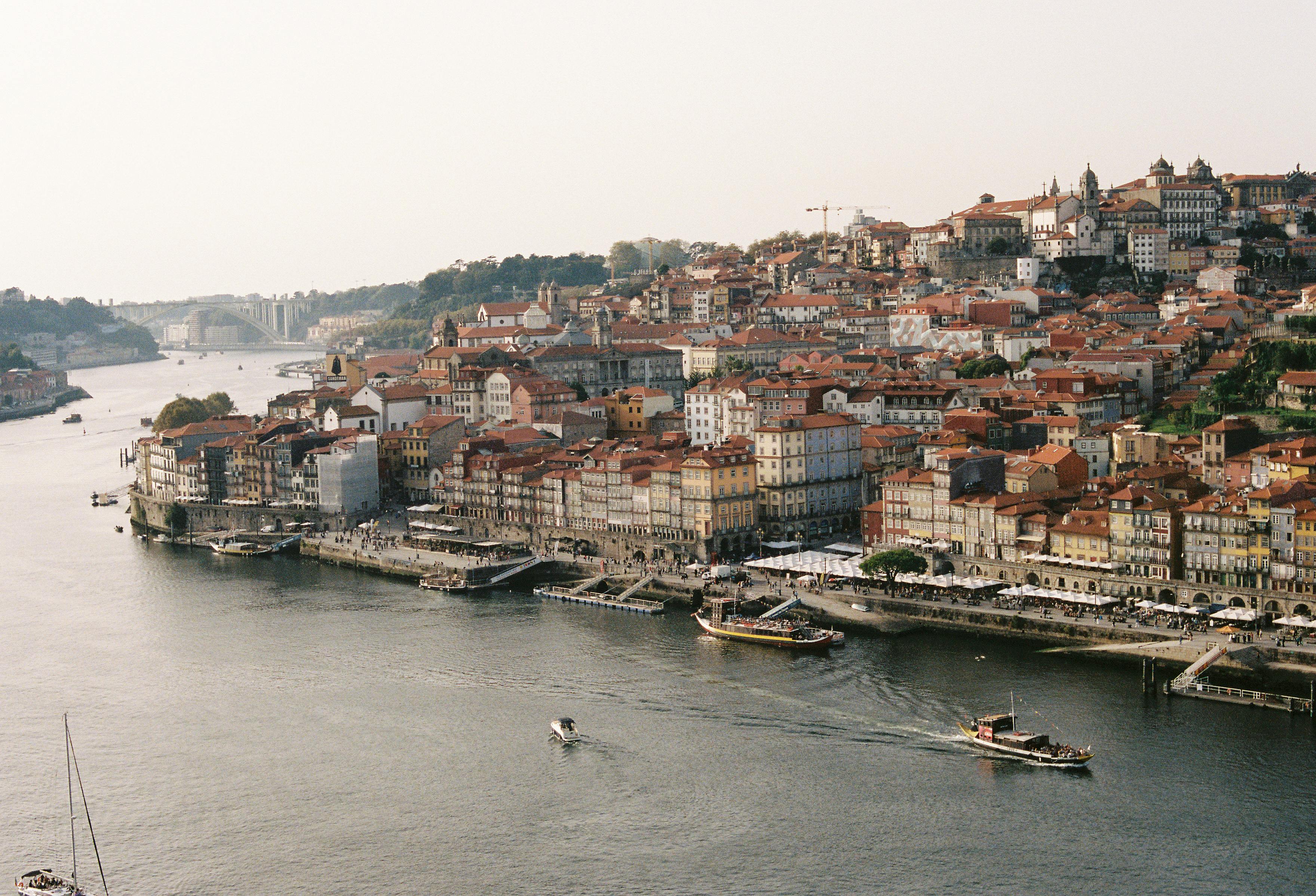 View of Buildings at Waterfront · Free Stock Photo