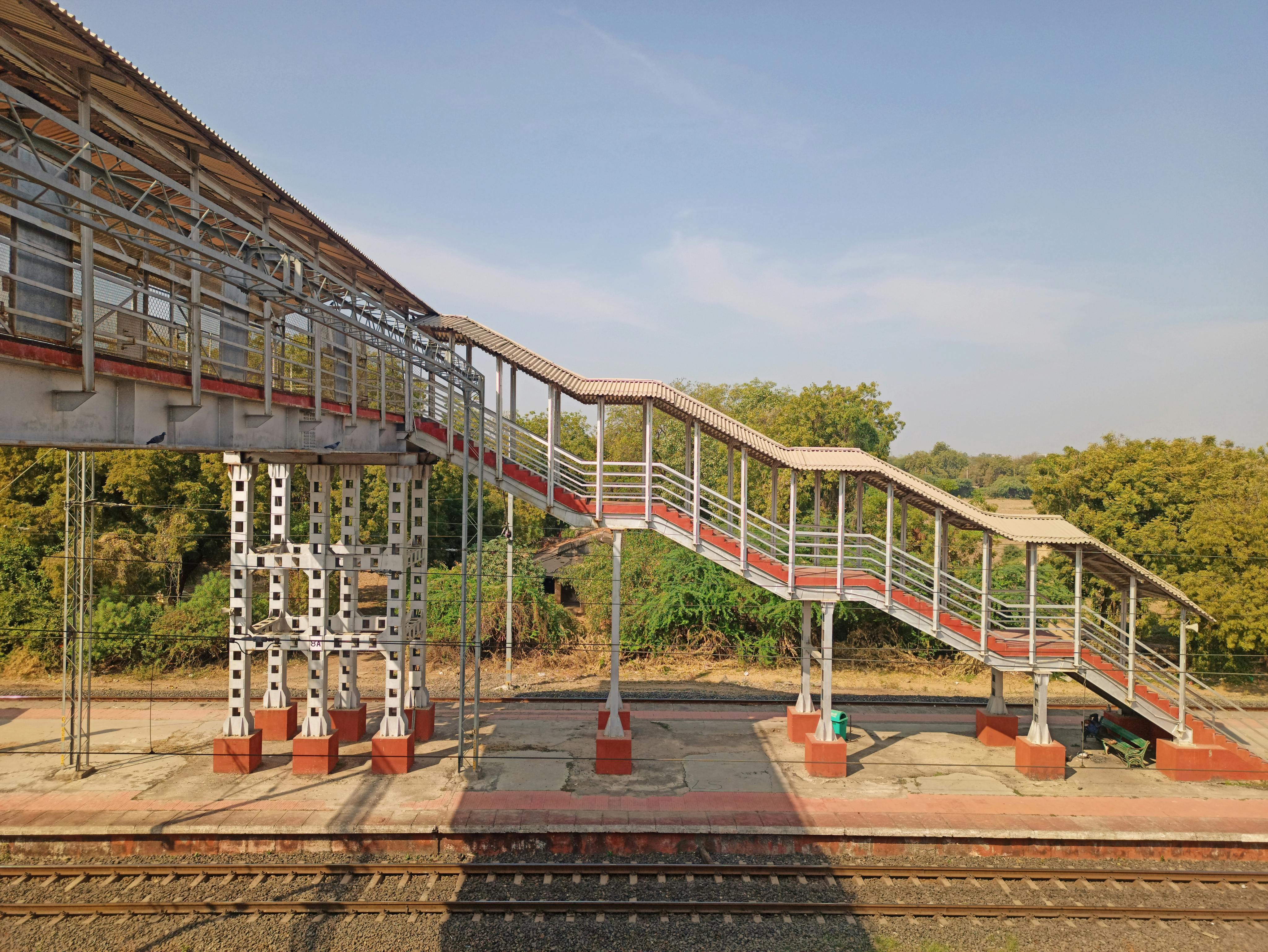 Concrete Footbridge Over the Railway · Free Stock Photo