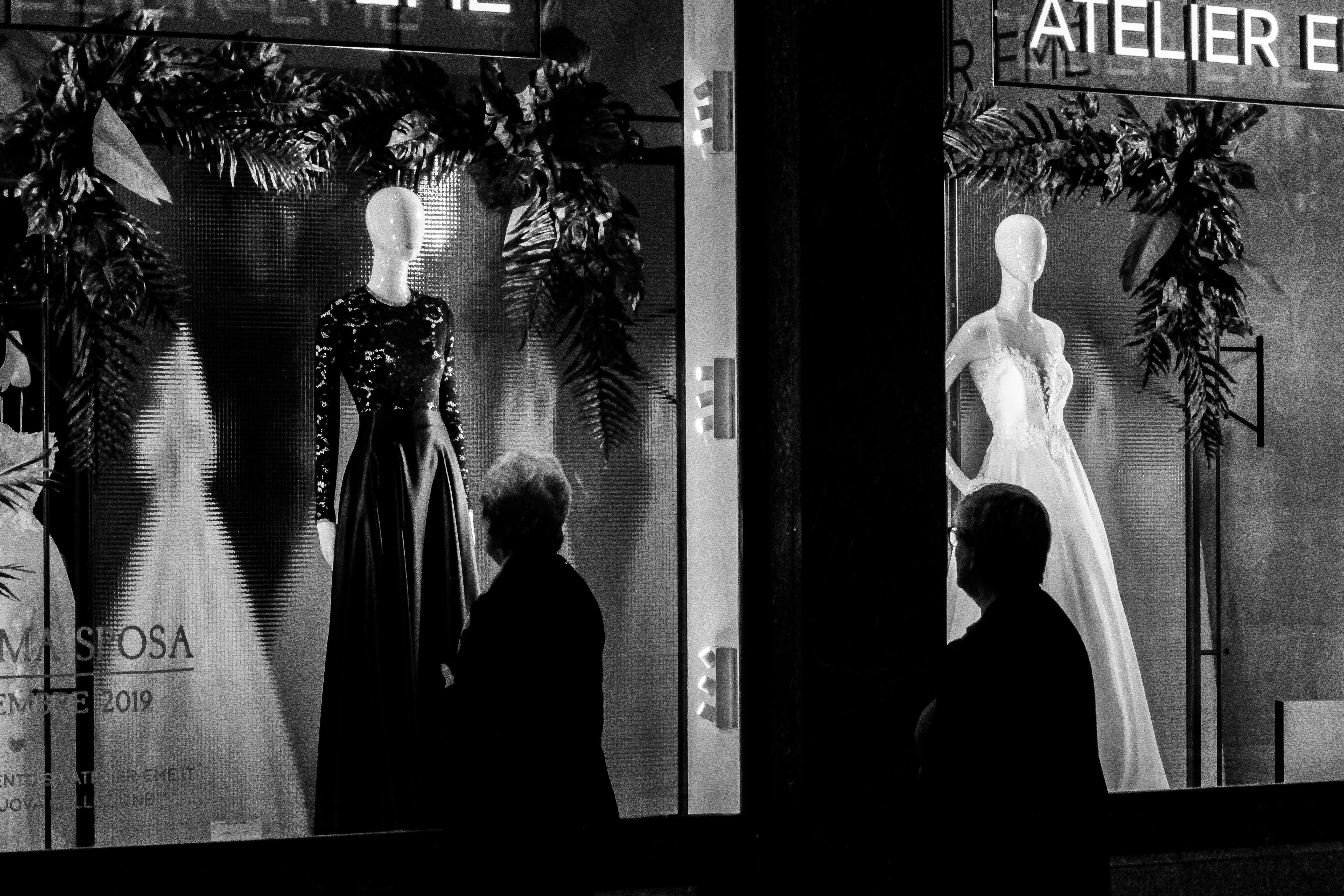 People Window Shopping · Free Stock Photo