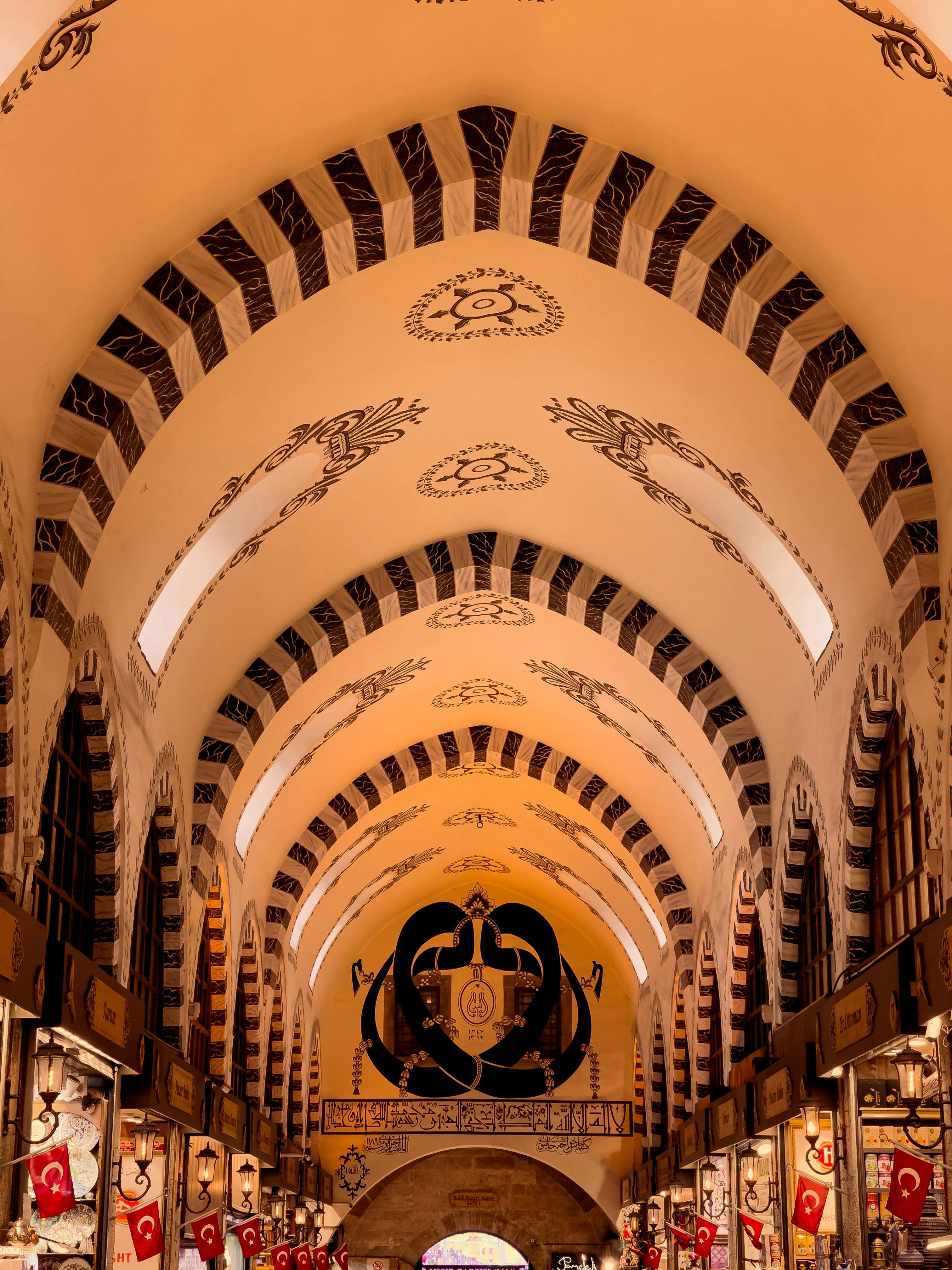 A Ceiling with Arches · Free Stock Photo