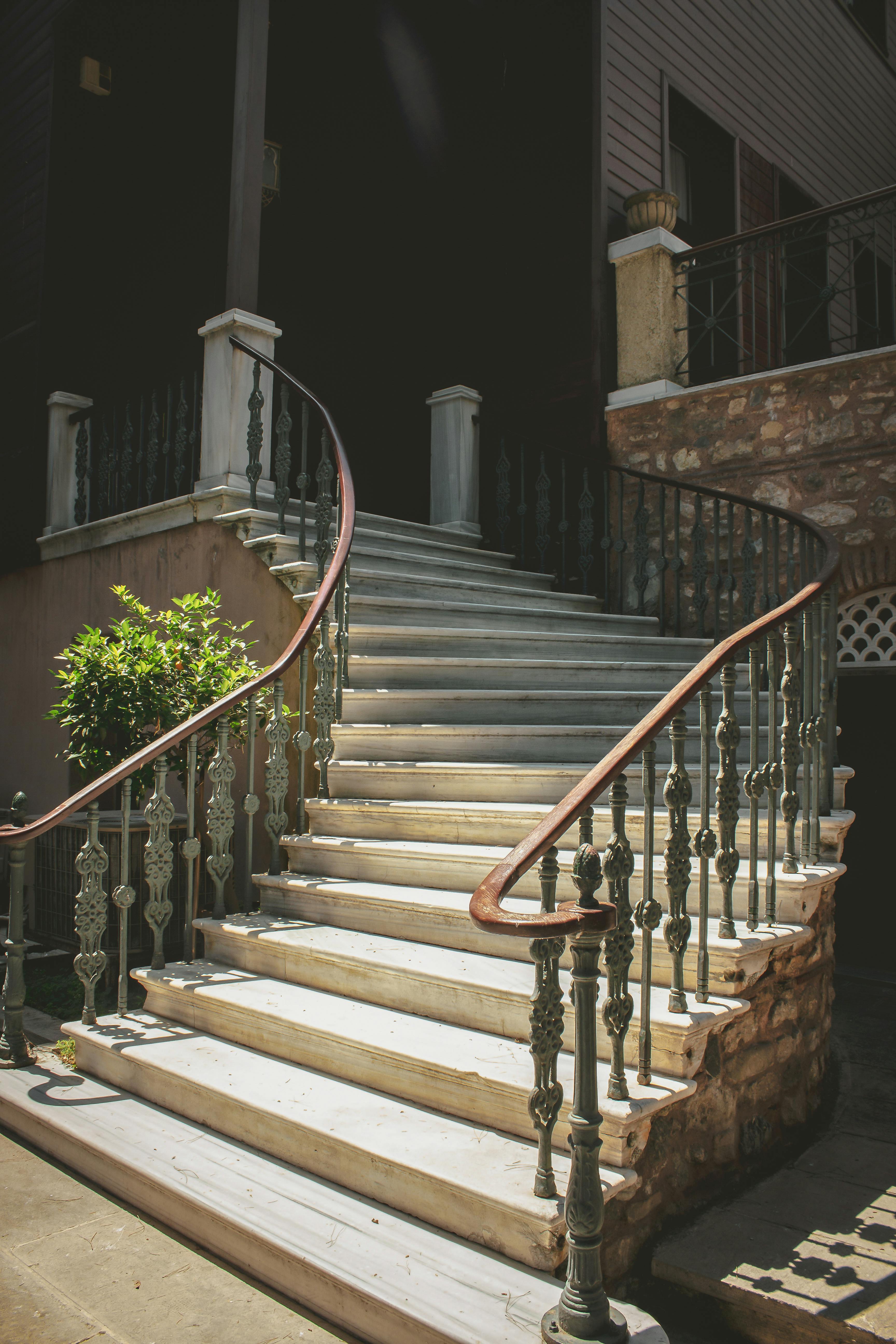 Stairs to House · Free Stock Photo