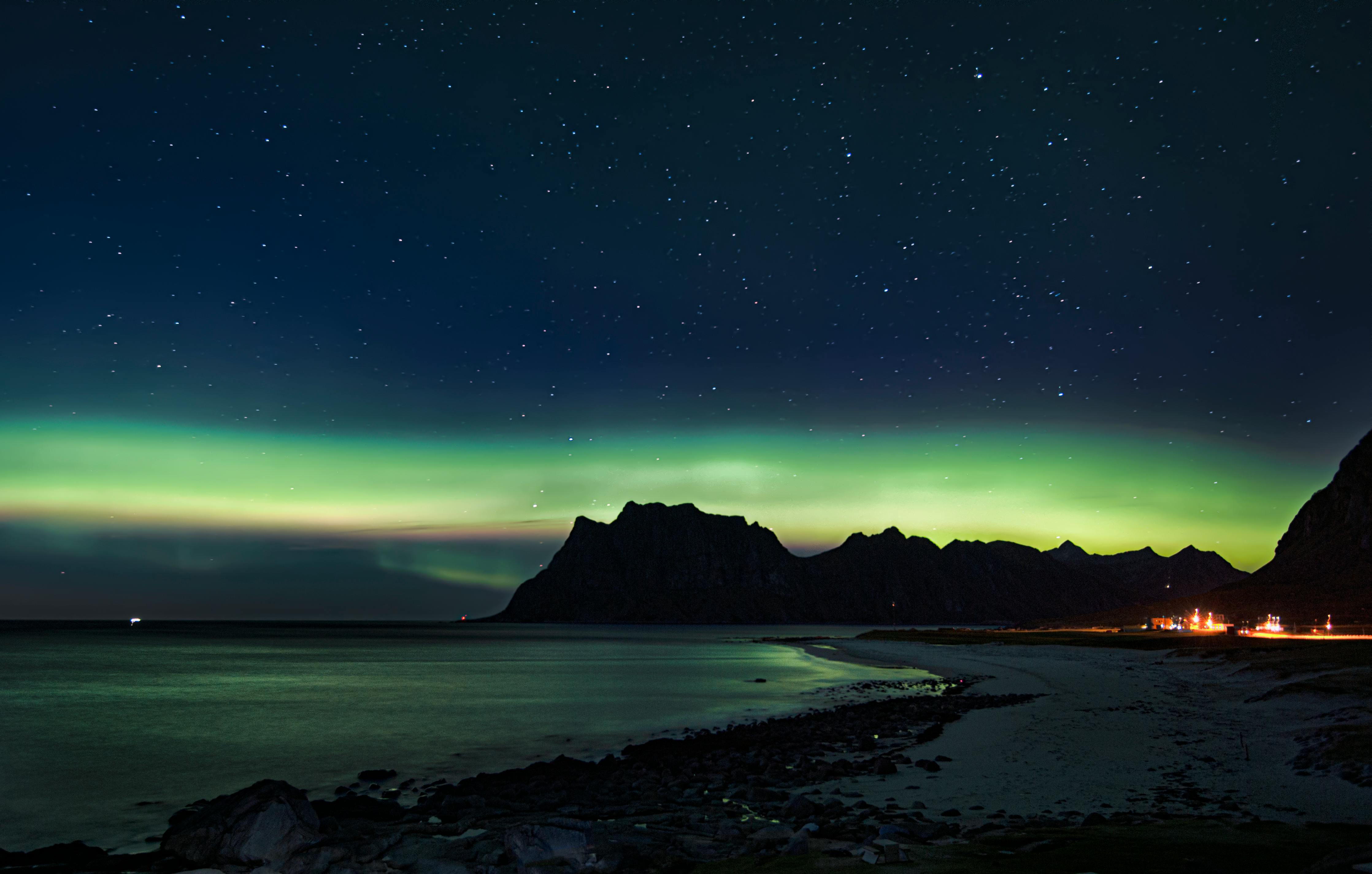 Northern lights on sky · Free Stock Photo