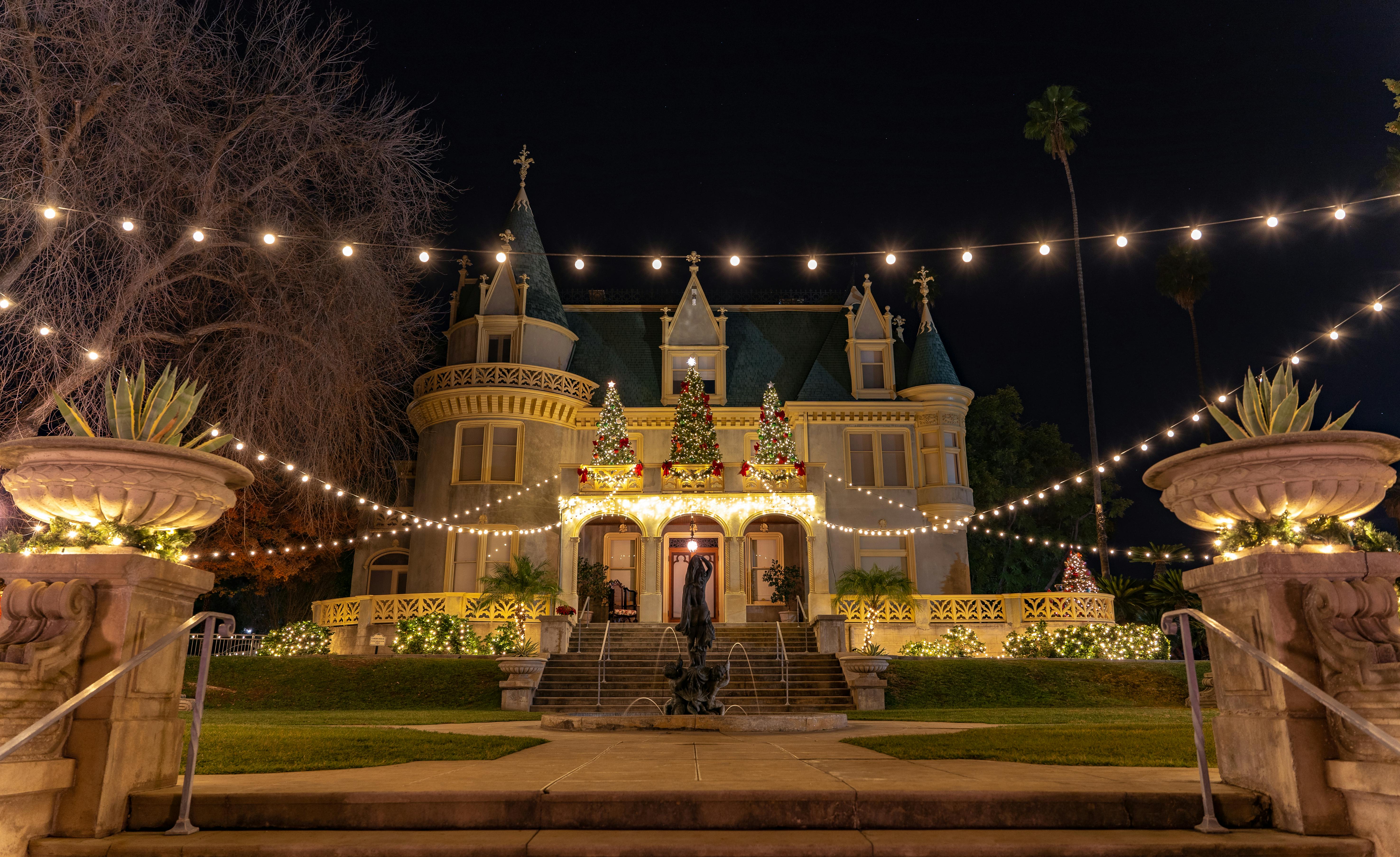 Illuminated Kimberly Crest House Gardens in Redlands, California, USA ...