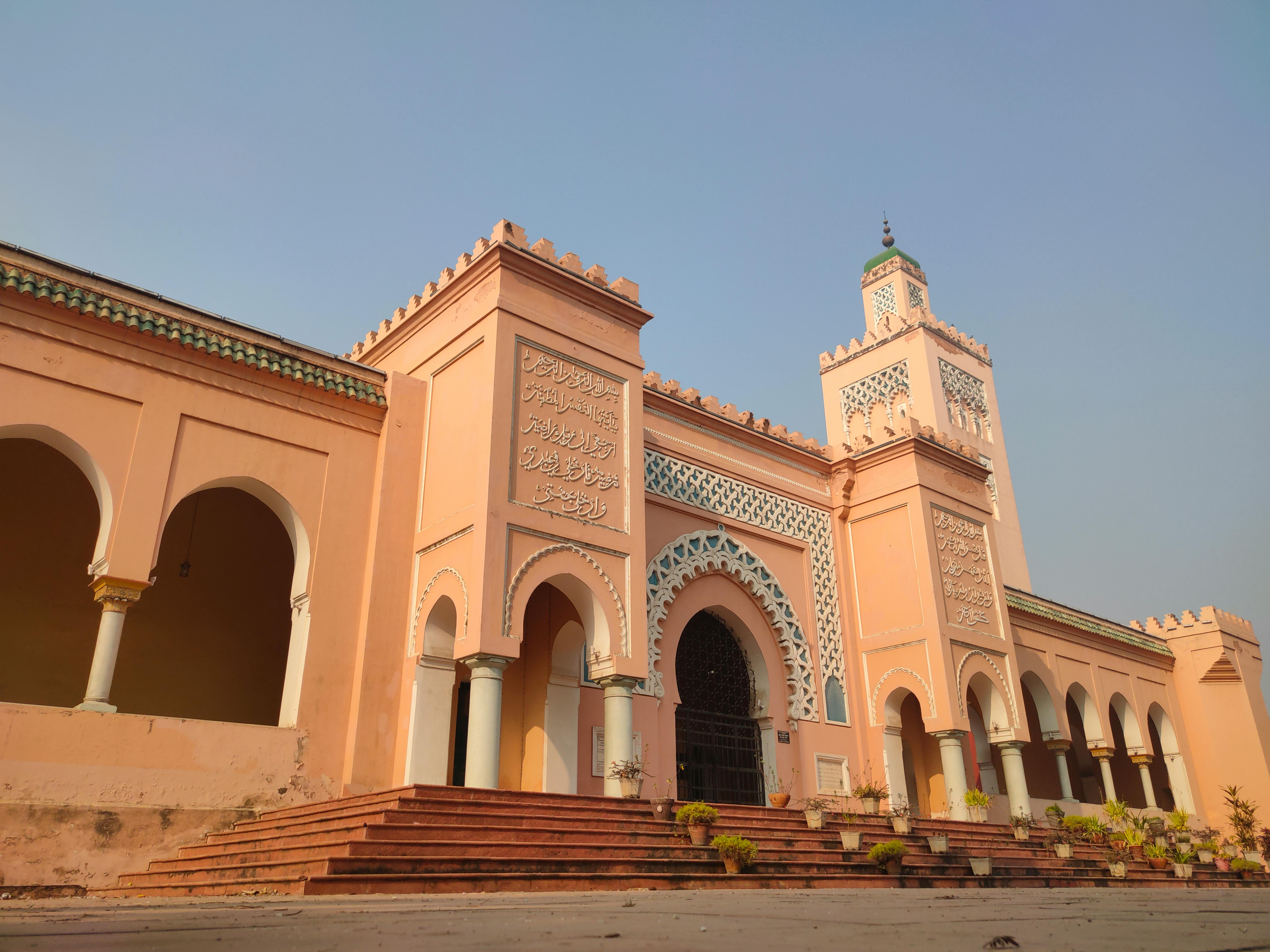 Moorish Mosque during Daytime · Free Stock Photo