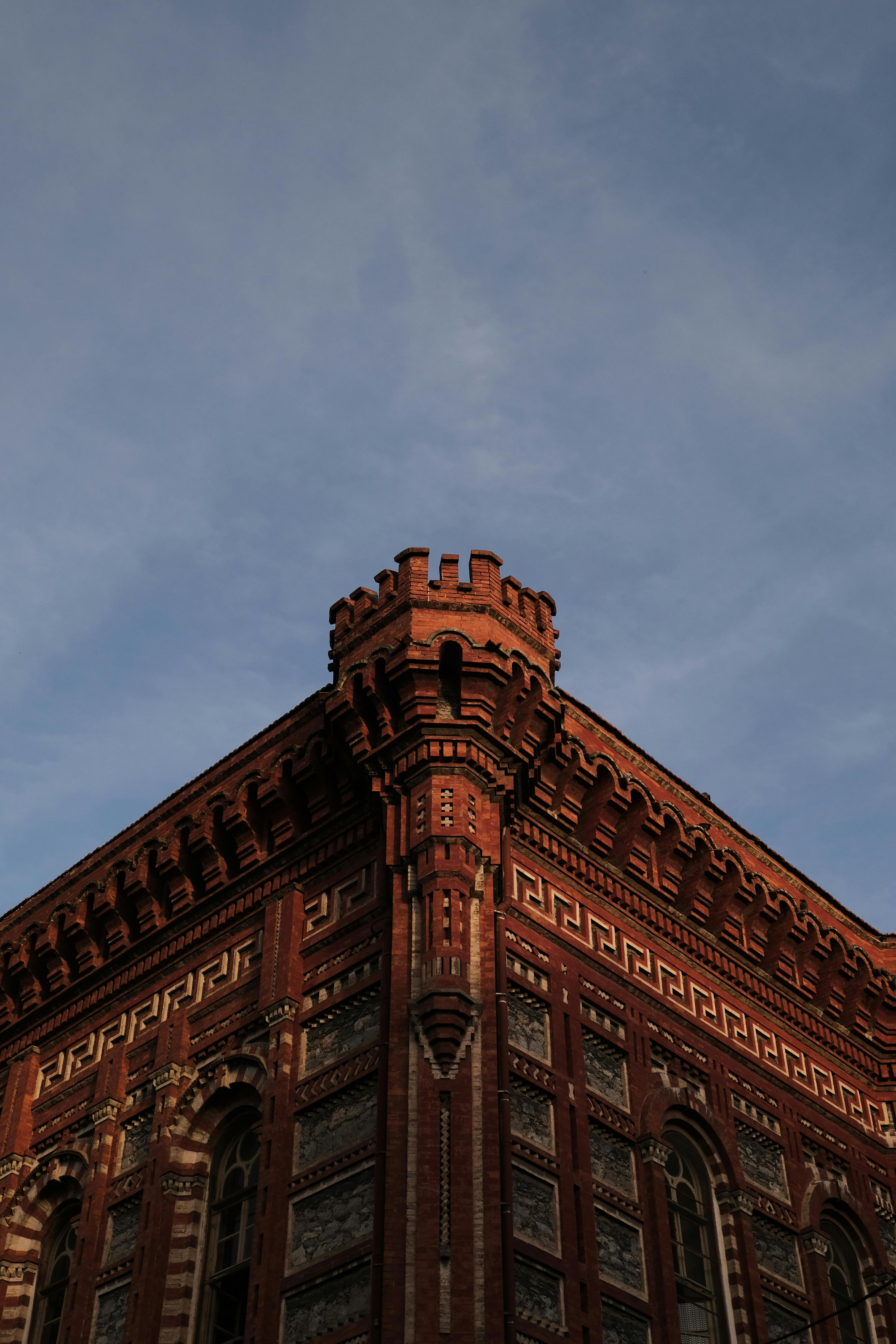 Corner Tenement in Istanbul · Free Stock Photo
